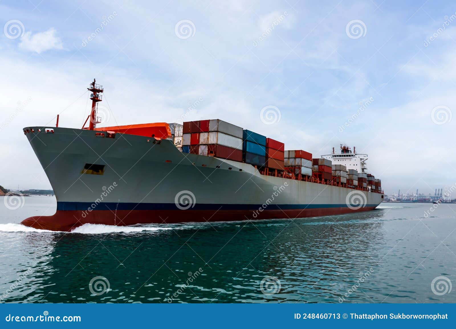 Big Size Container Ship Full Speed Sailing in Deep Sea for Transporting ...