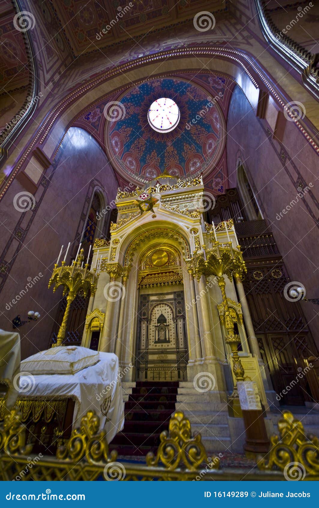 Big Synagogue editorial stock image. Image of glow, light - 16149289
