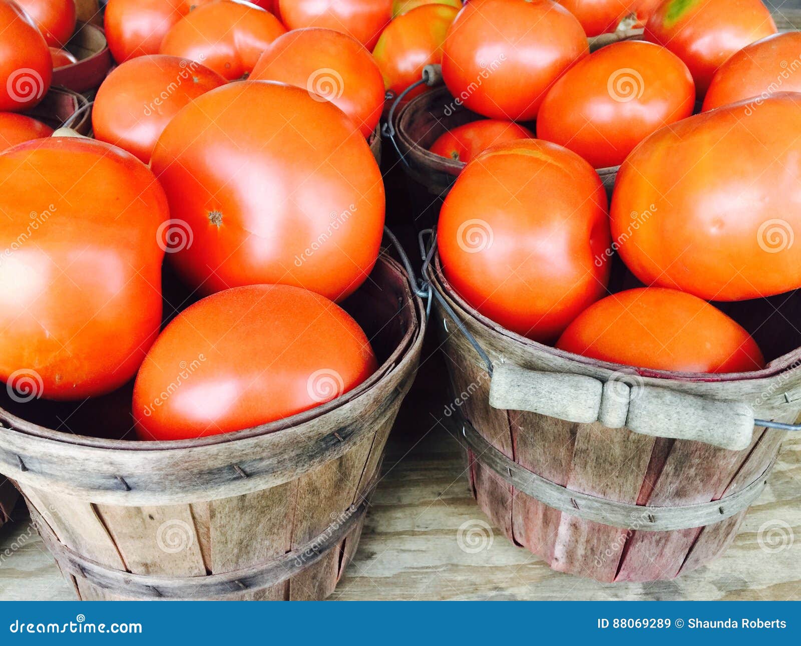 Big tomatoes stock image. Image of tomatoes, market, baskets - 88069289