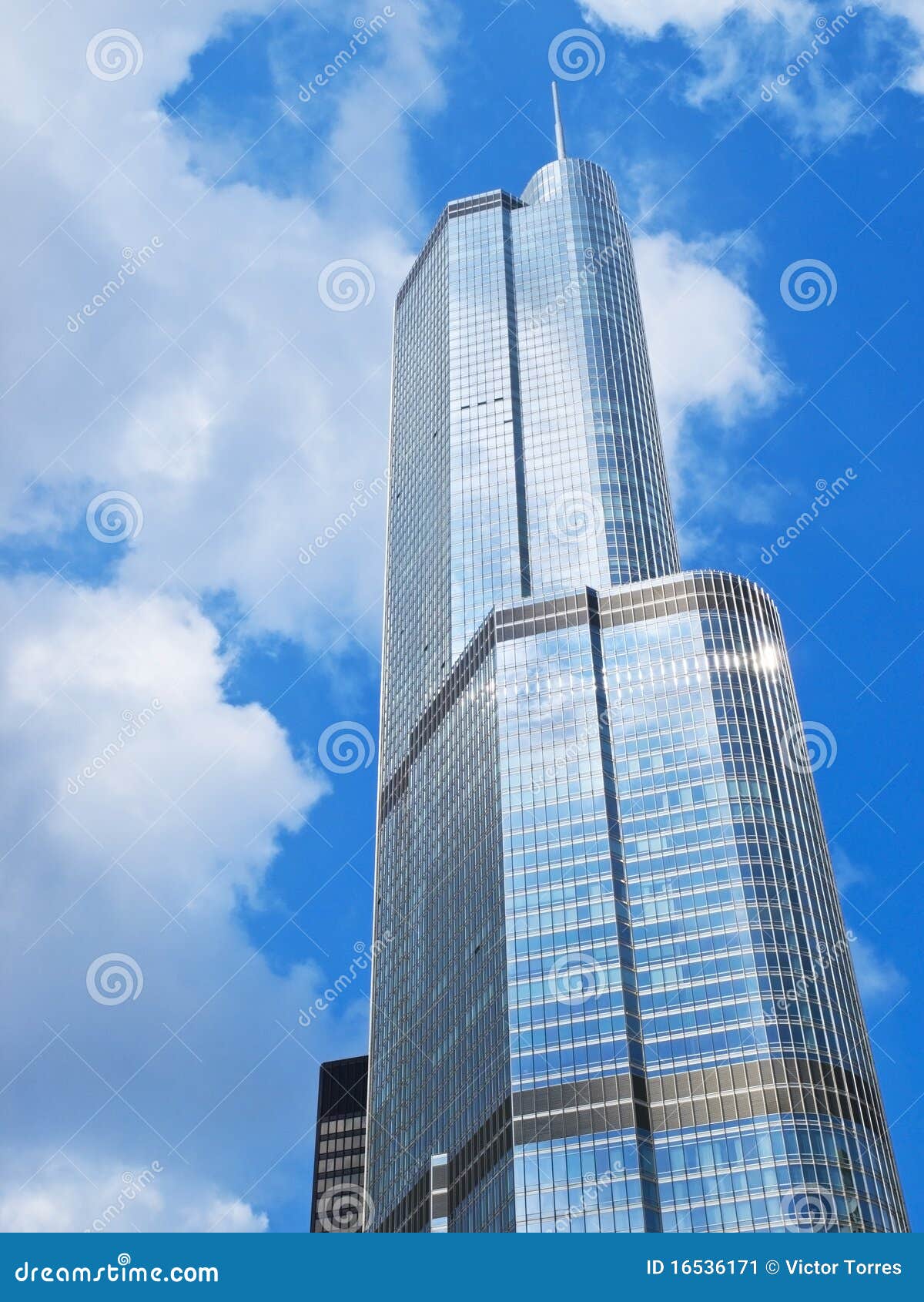 Big Tower in Chicago stock image. Image of hotel, shiny - 16536171