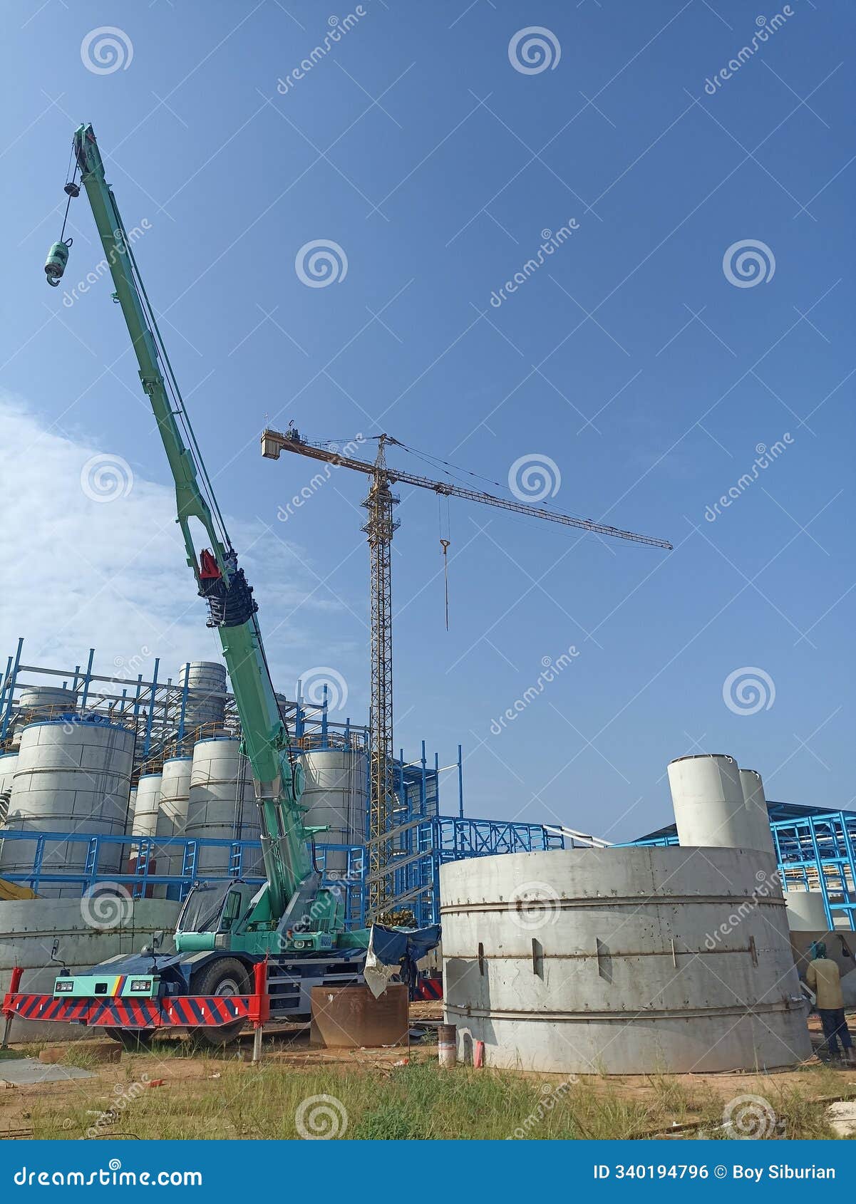 A Big Tower Craine at the Project Construction Editorial Photo - Image ...