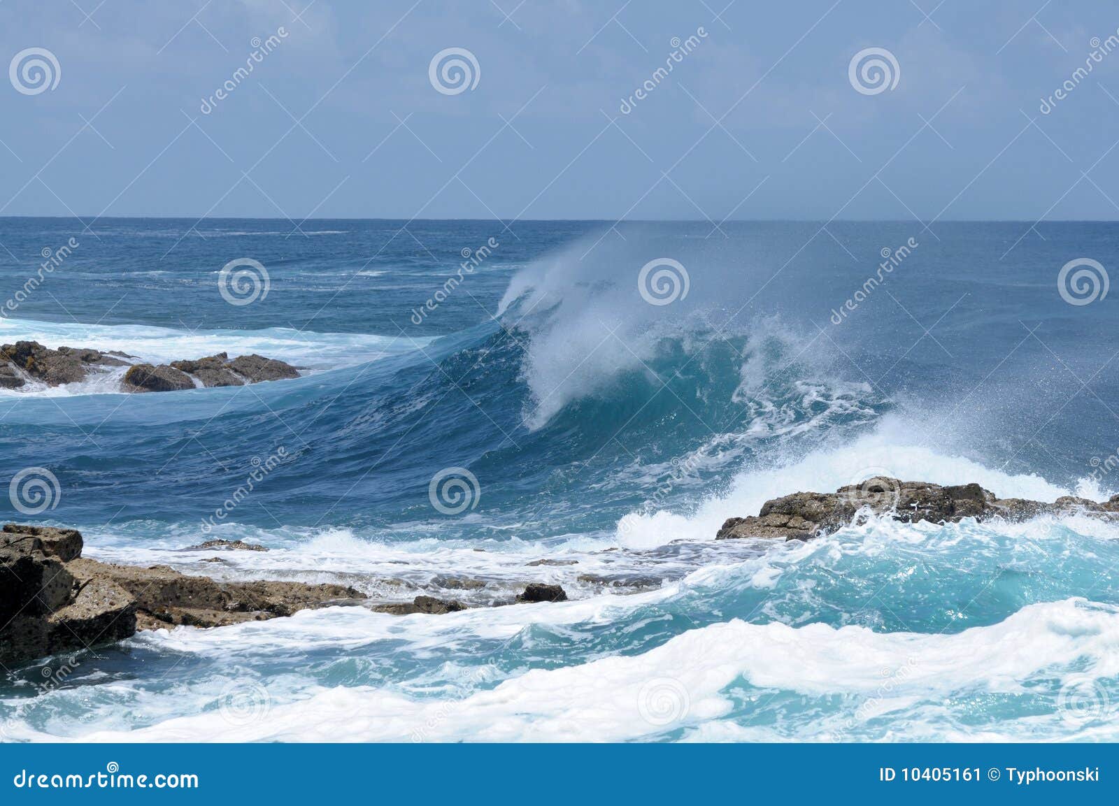 Big Wave on the Atlantic Coast Stock Image - Image of rock, ocean: 10405161