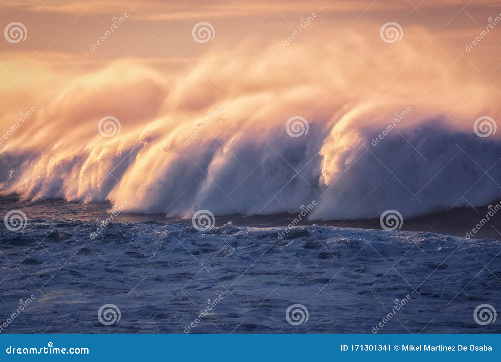 Big Wave Splashing with Spray Stock Image - Image of scenic, seascape ...