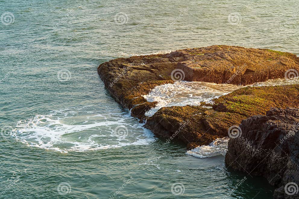 Big Waves Break on the Rocky Shore Stock Image - Image of ocean, break ...
