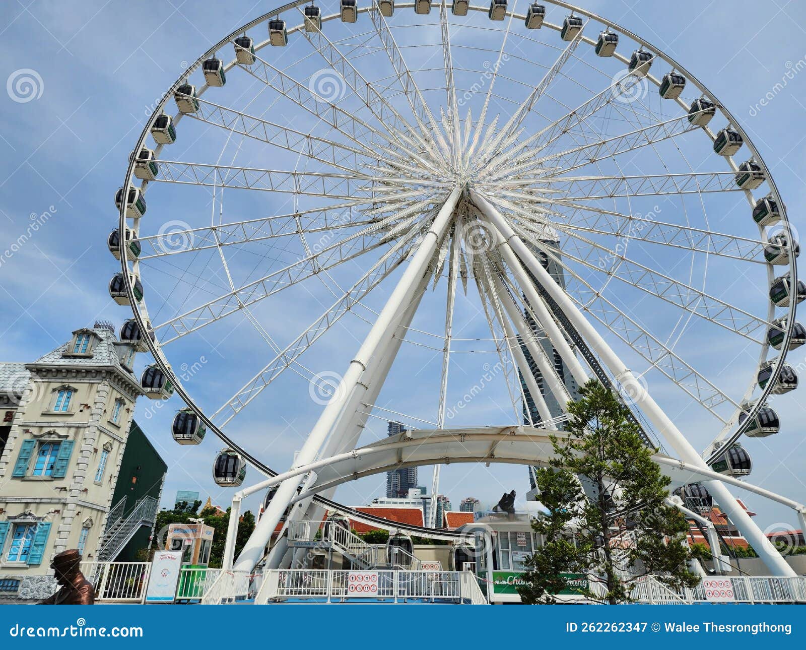 The big wheel editorial photography. Image of vehicle - 262262347
