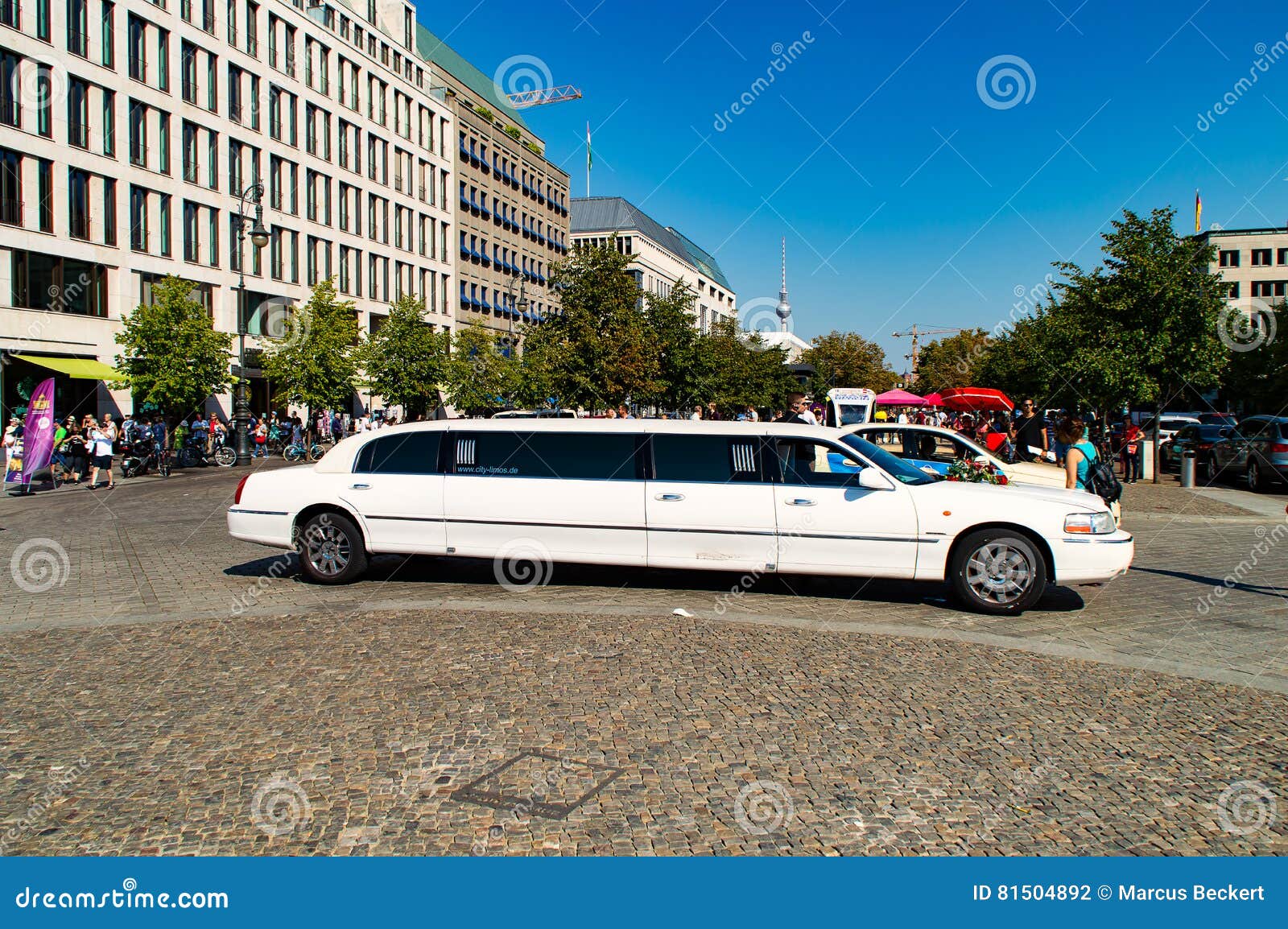White Limousine Hummer H3 At The City Street Editorial Photo ...