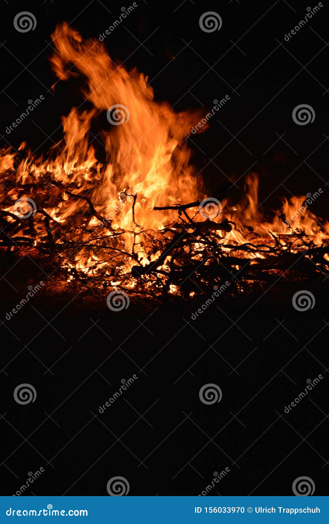 A Big Wood Fire in the Night Stock Photo - Image of funny, flame: 156033970