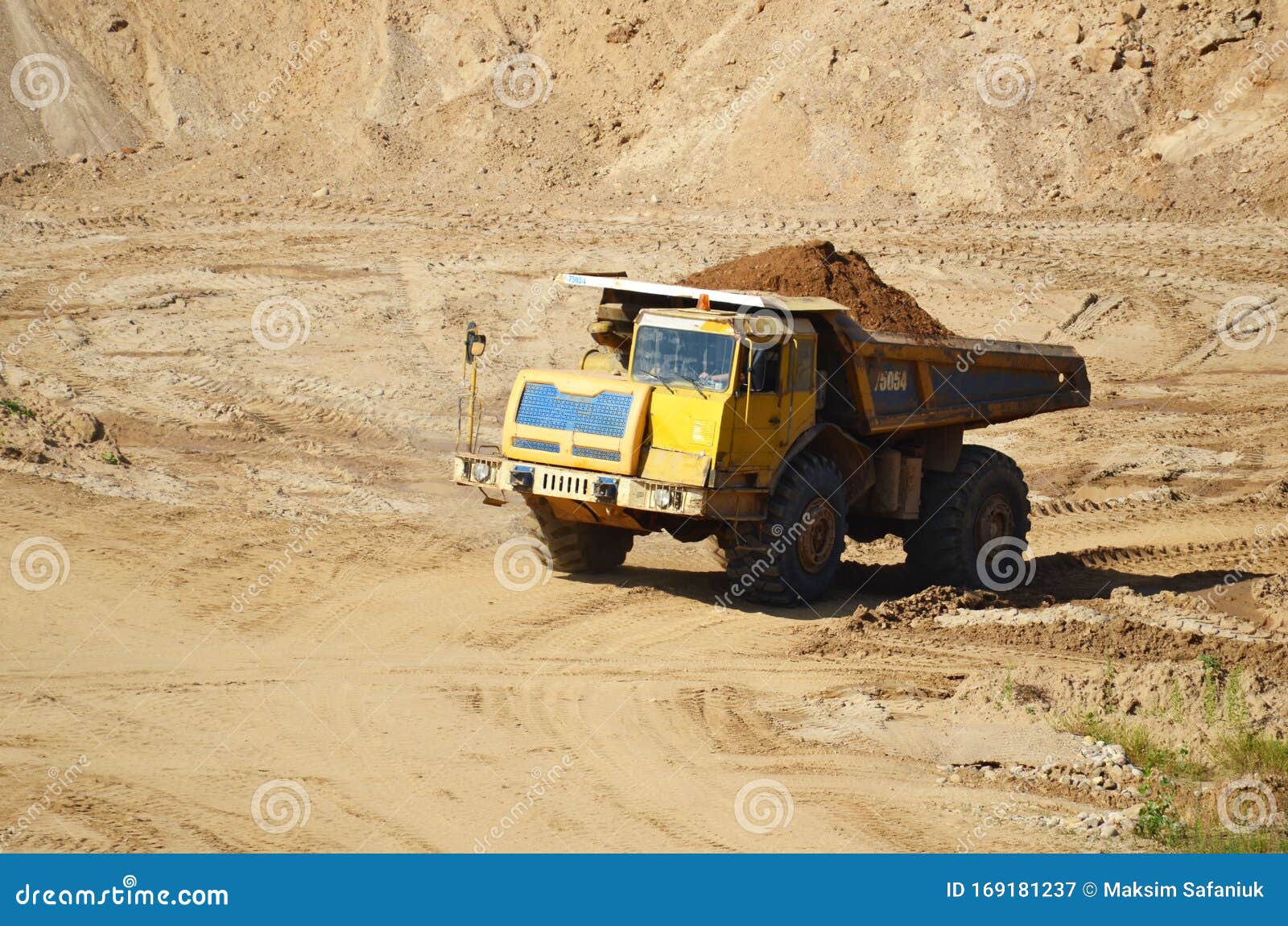 Transporting Sand On A Canoe Editorial Photo | CartoonDealer.com #167516879