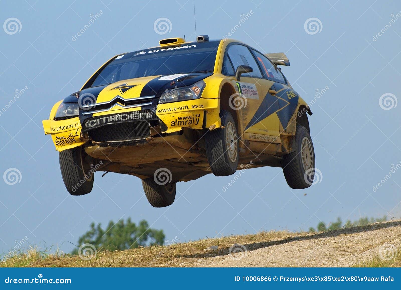Biggest jump editorial photo. Image of gravel, moscatt - 10006866