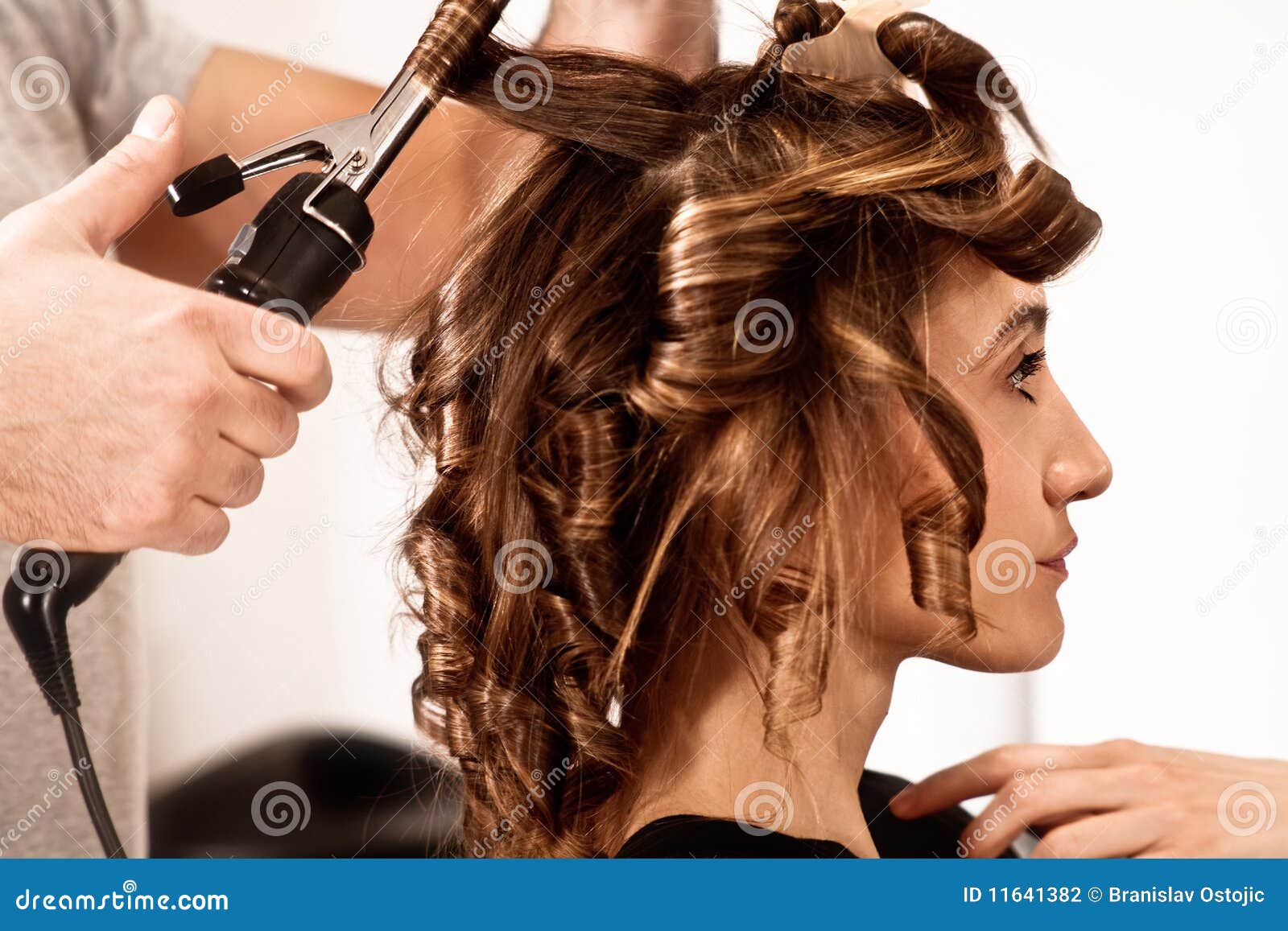 Bij kapper stock foto. Image of haar, leuk, kappersinrichting - 11641382