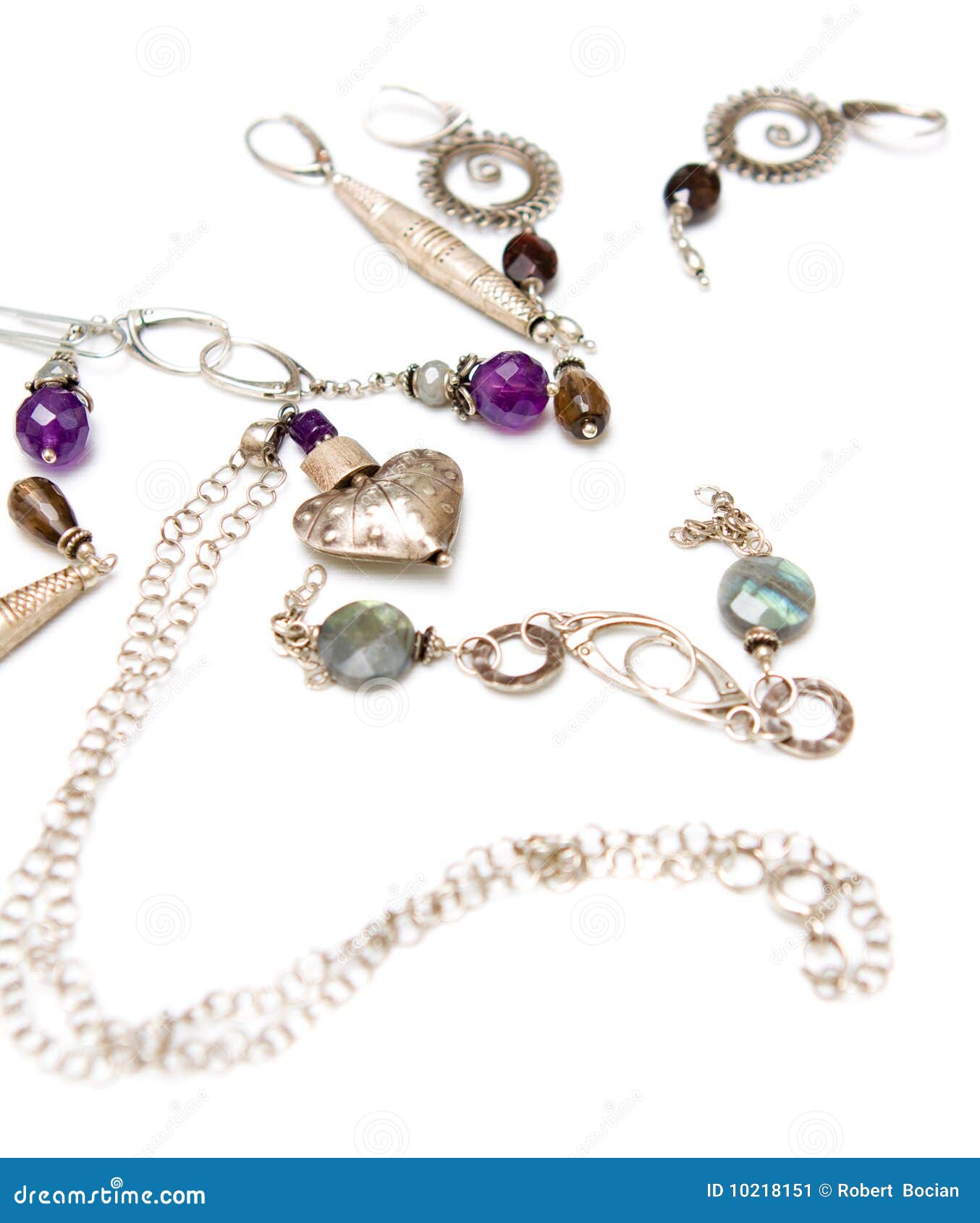 Bijou image stock. Image du gemme, mode, beau, crème - 10218151