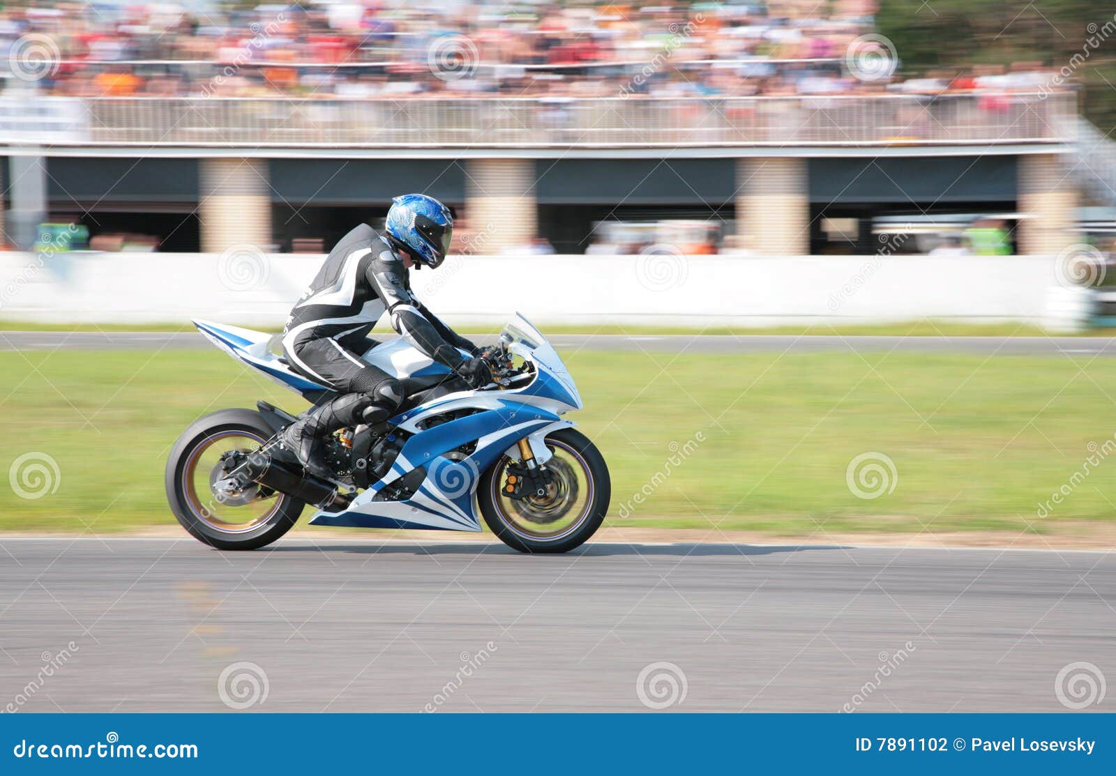 Bike in motion editorial photography. Image of drive, metal - 7891102