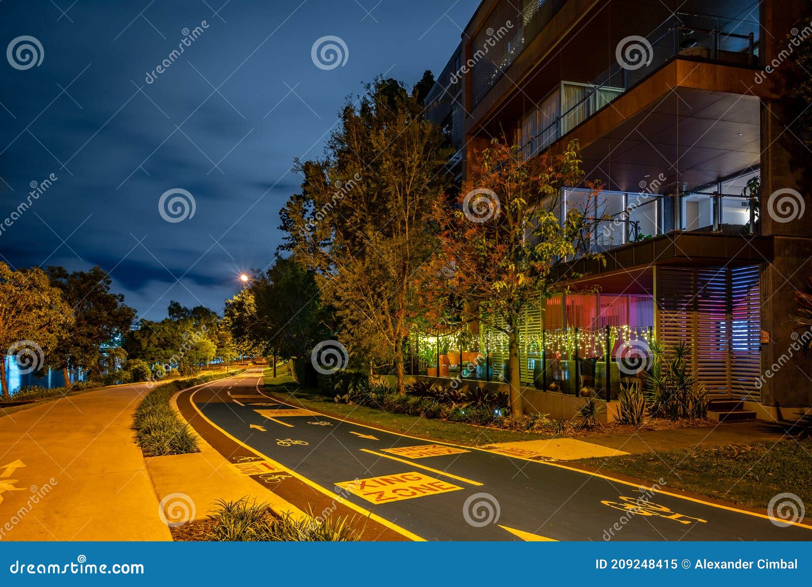 Bike Path Along the Brisbane River in West End, Brisbane, Australia ...