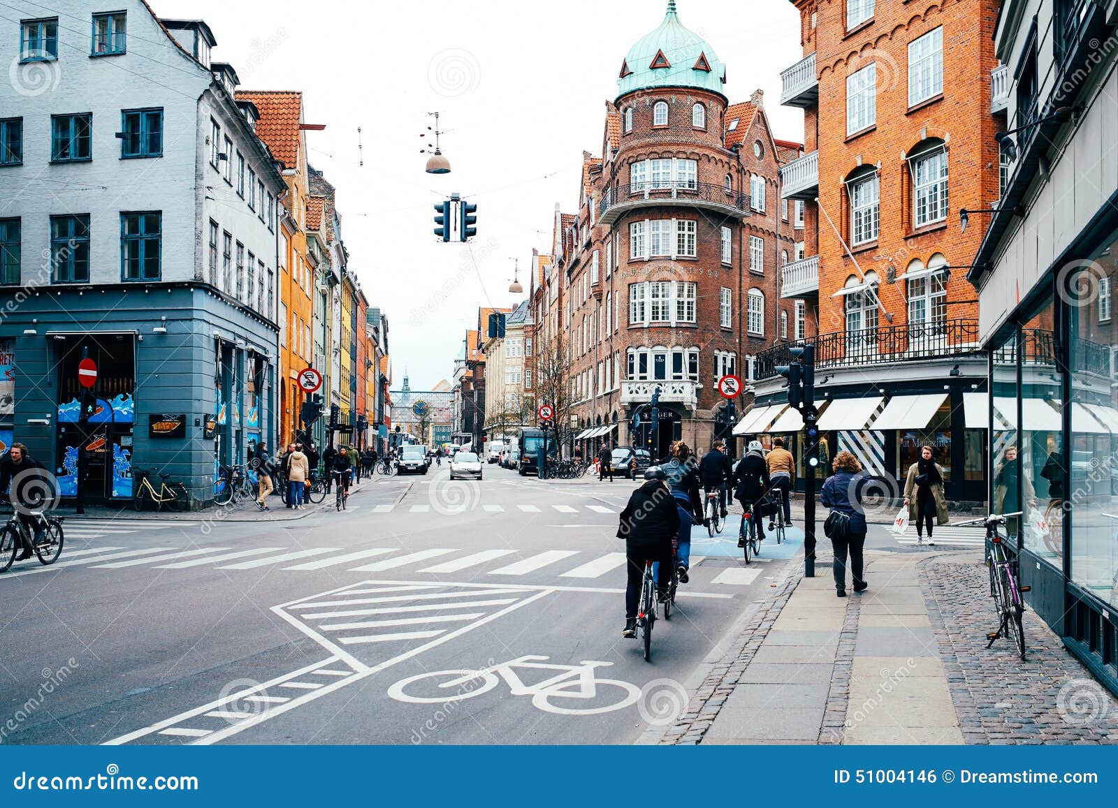 Bike Path in Copenhagen editorial photo. Image of intersection - 51004146