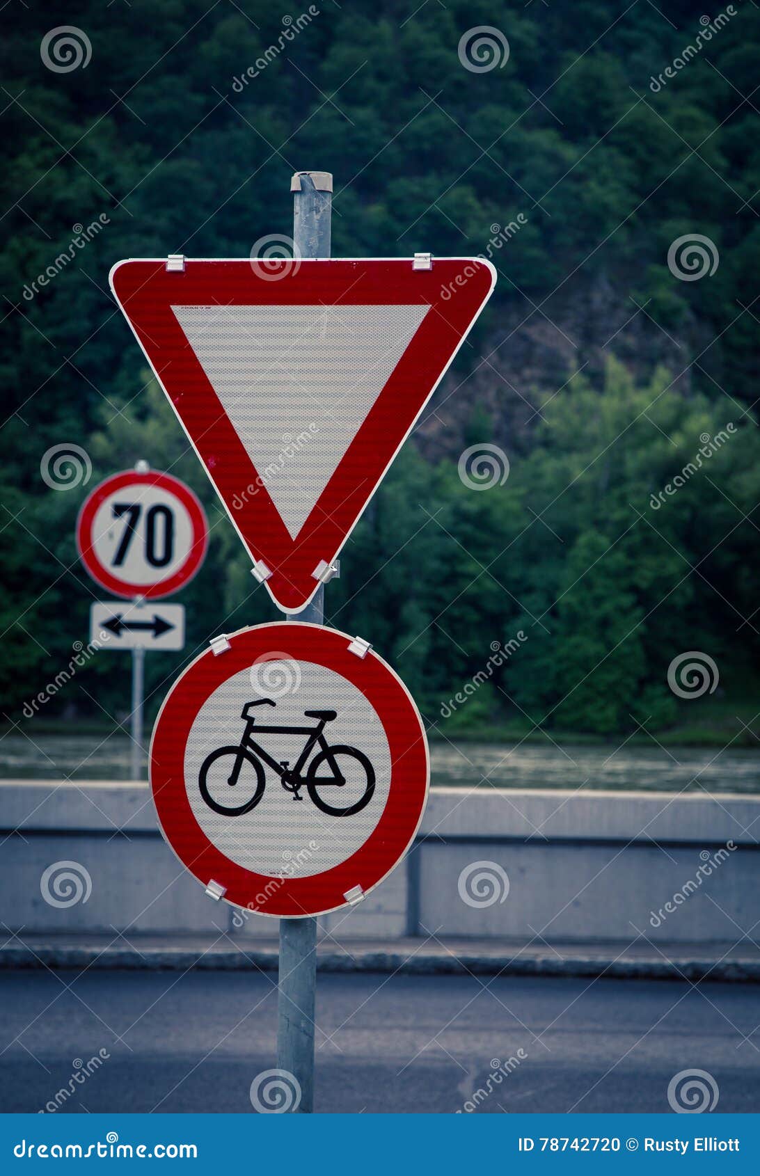 Bike and yield sign stock photo. Image of white, road - 78742720