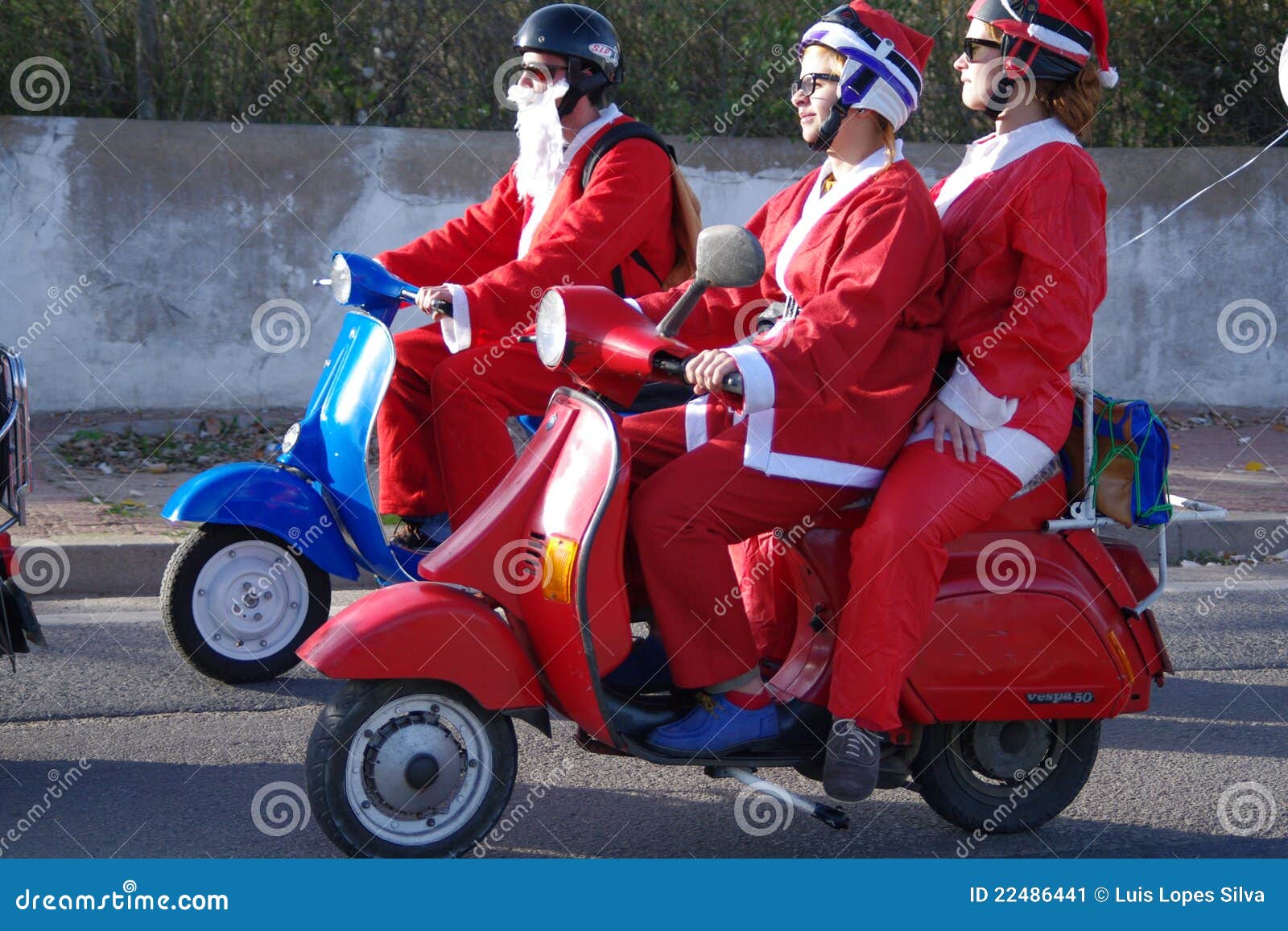 Bikers xmas parade editorial photo. Image of solidarity - 22486441