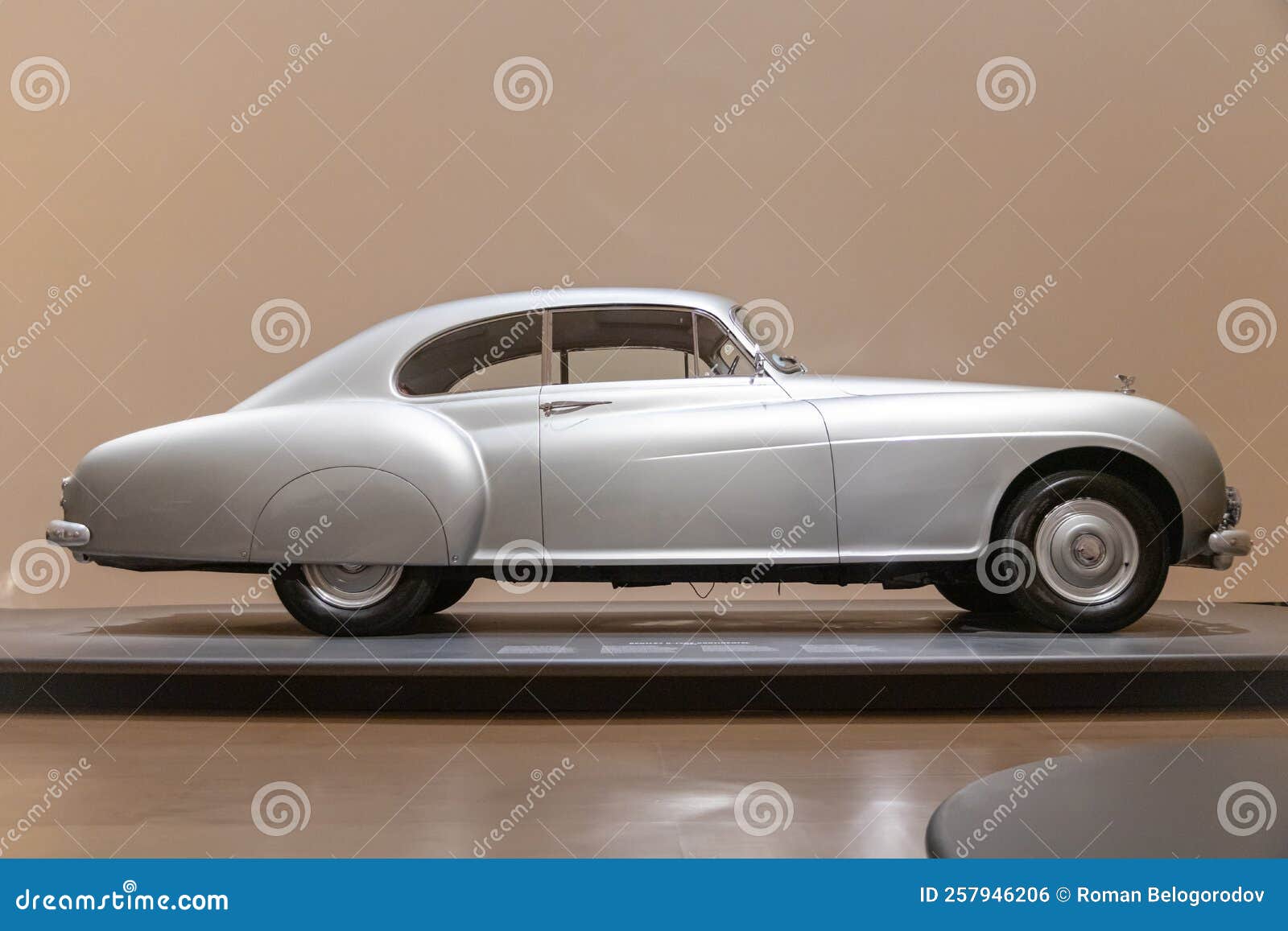 1953 Bentley R-Type Continental Editorial Photo - Image of ancient ...