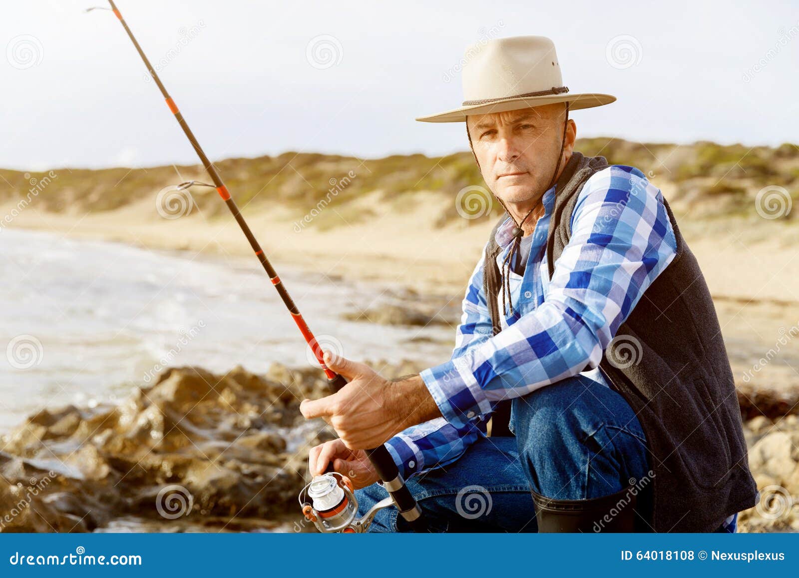Bild des Fischers stockfoto. Bild von lächeln, fischer - 64018108