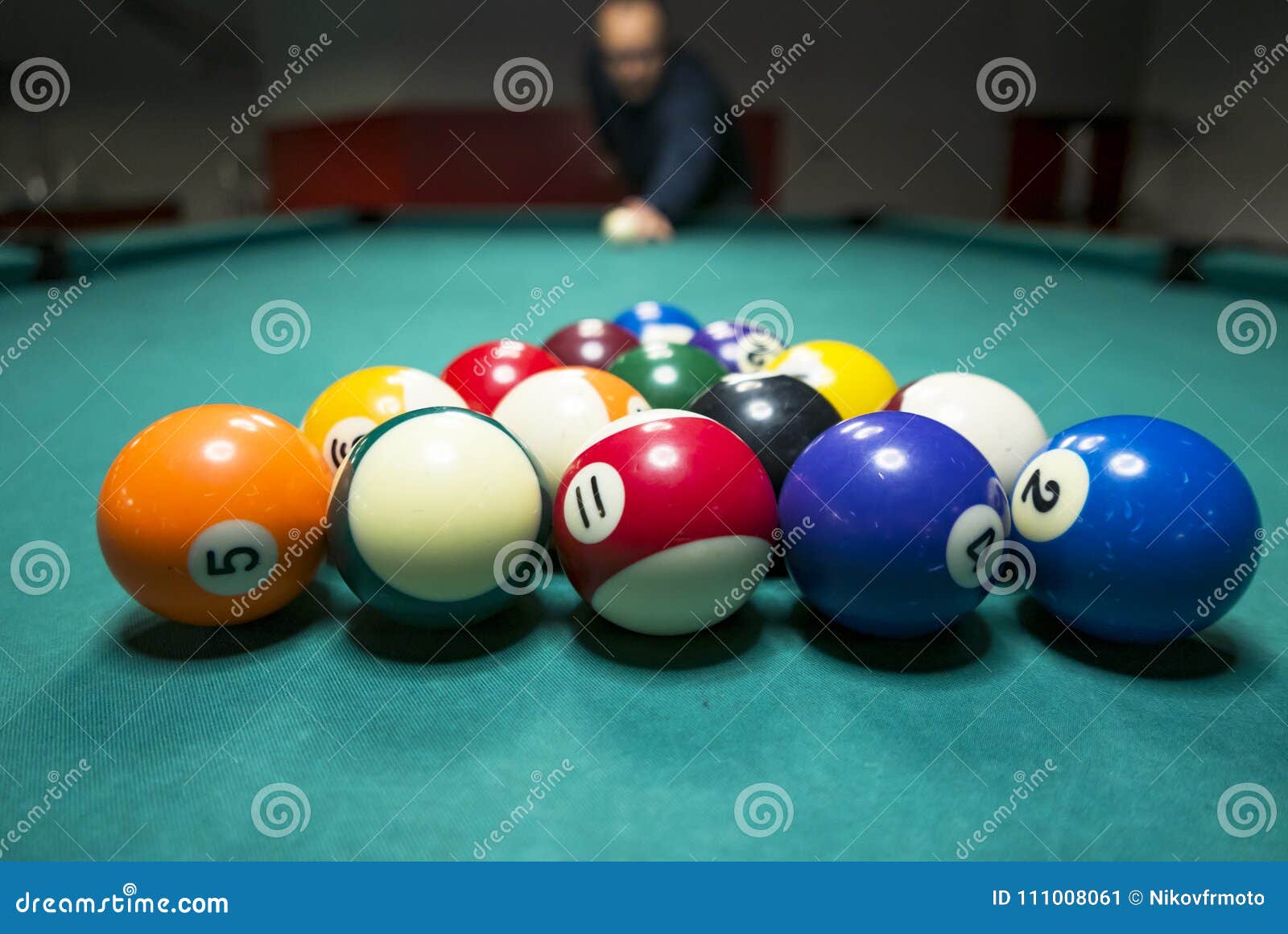 Billardspielbilder stockbild. Bild von kugel, billard - 111008061