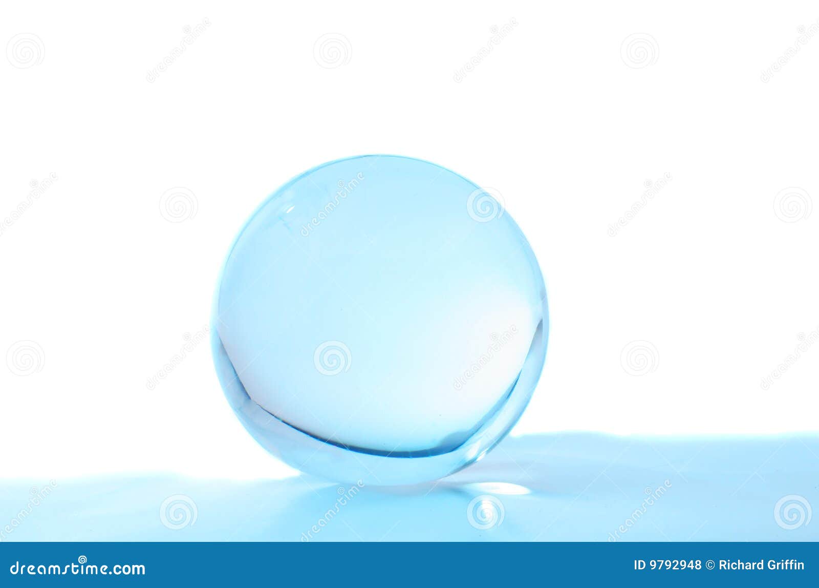 Bille en cristal photo stock. Image du réflexion, prévoyez - 9792948