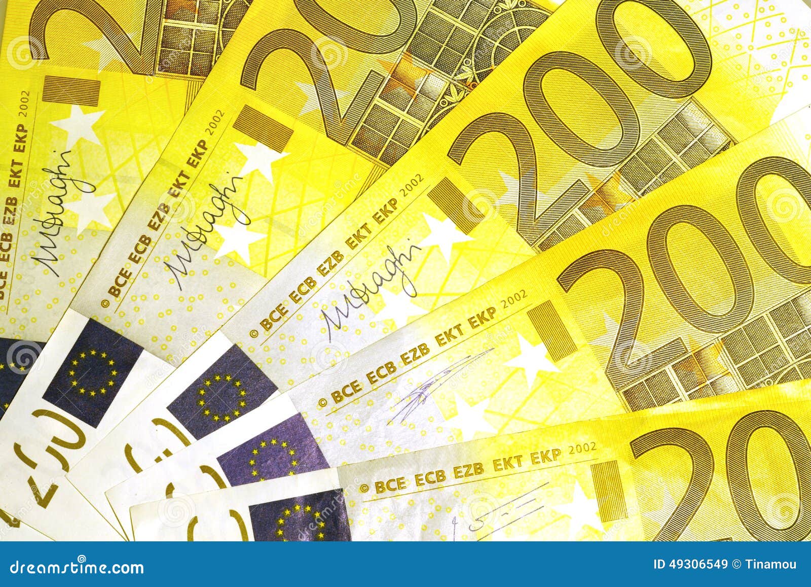 Billets De Banque De 200 Euros Image stock - Image du européen, milieux ...
