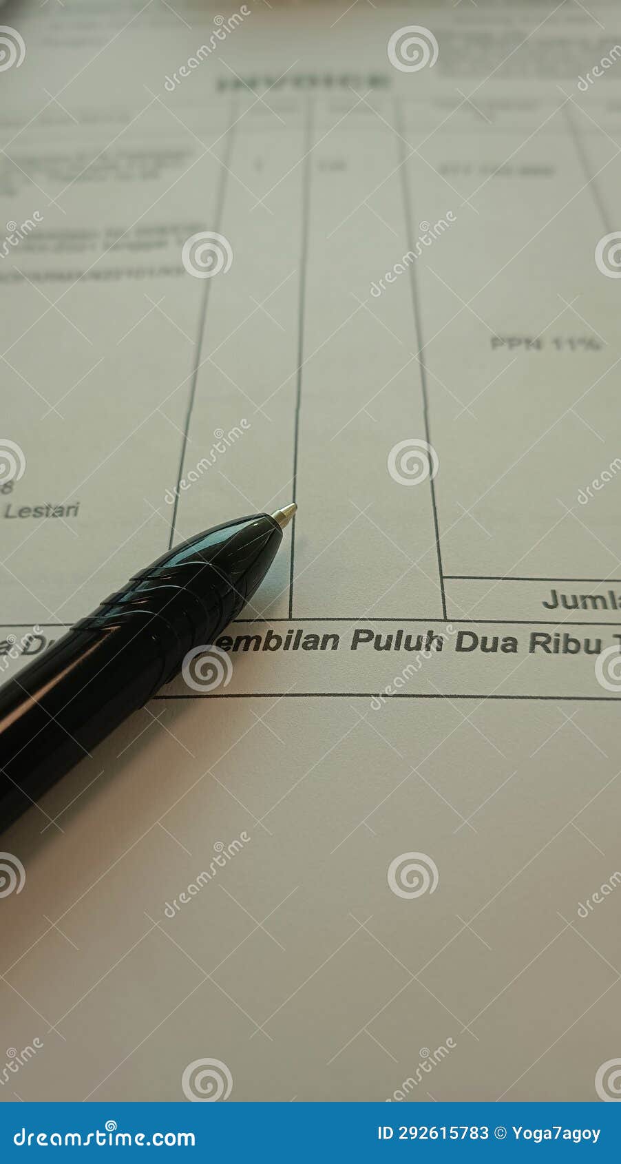 Billing Invoice Sheet with a Pen Stock Image - Image of sketch, writing ...