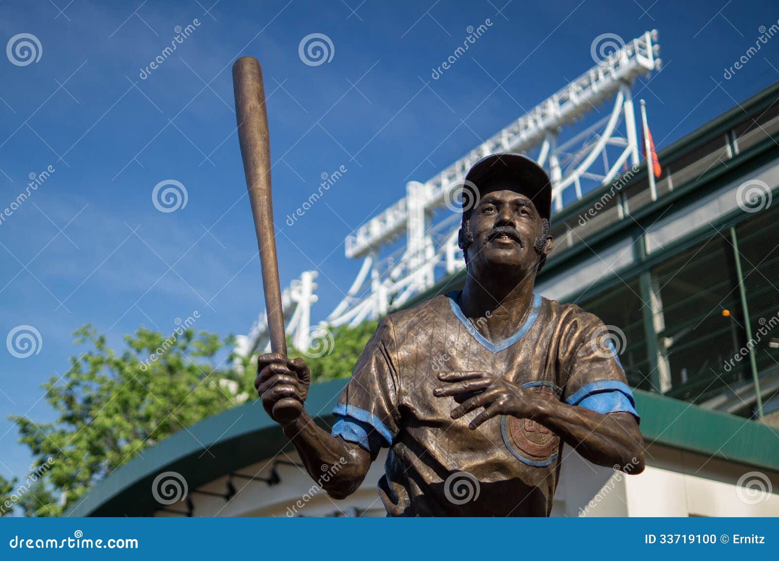Billy Williams Statue editorial image. Image of curse - 33719100