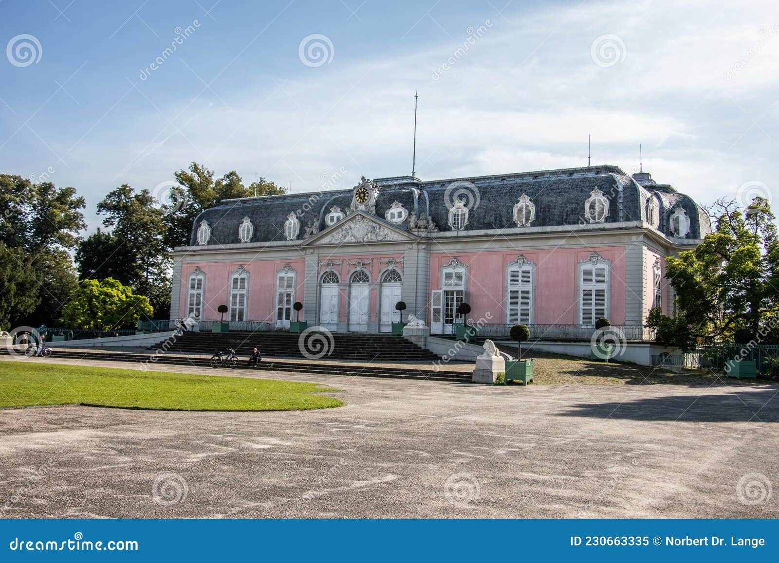 Castle Benrath stock image. Image of sseldorf, germany - 230663335