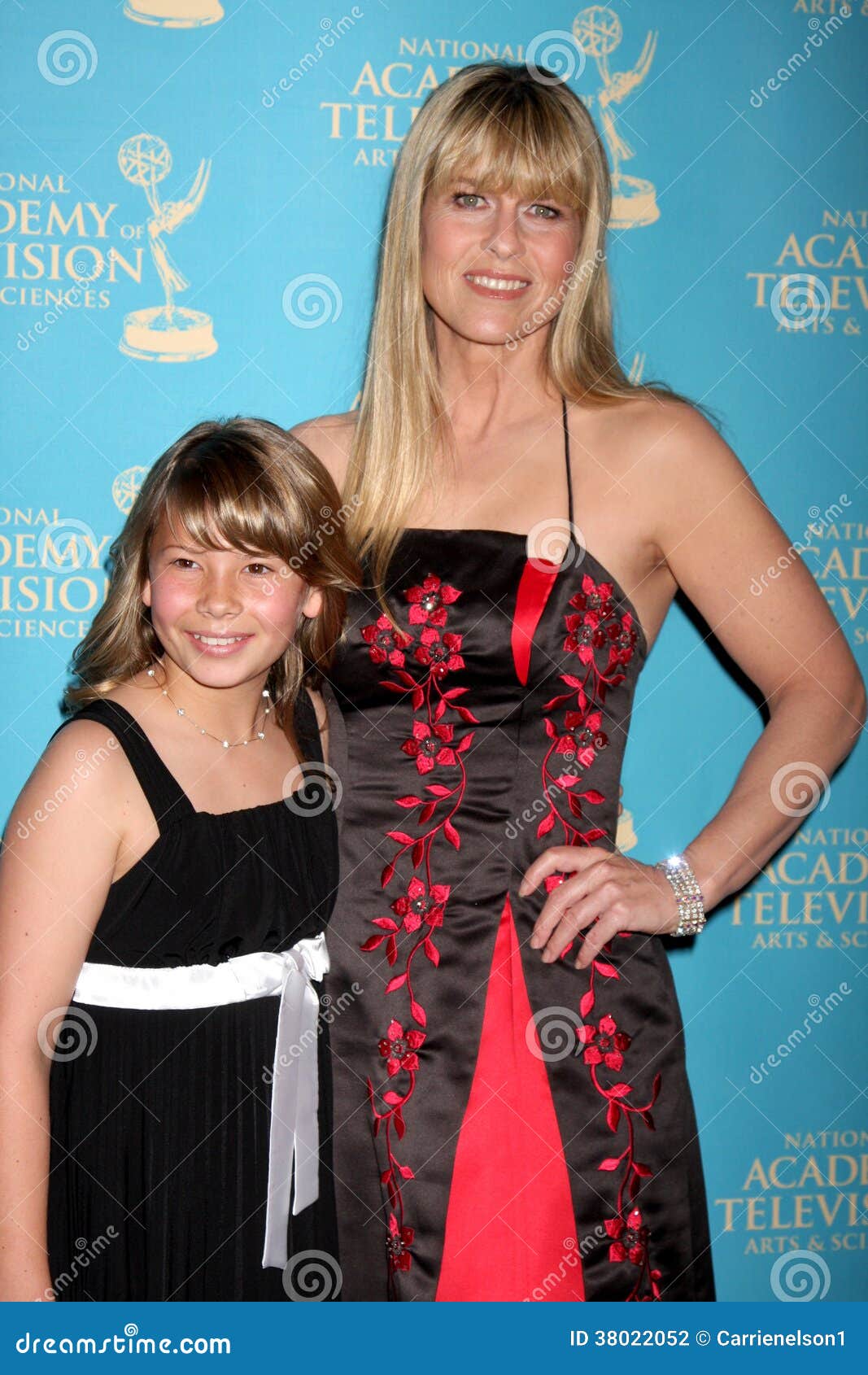 Bindi y Terri Irwin fotografía editorial. Imagen de emmy - 38022052