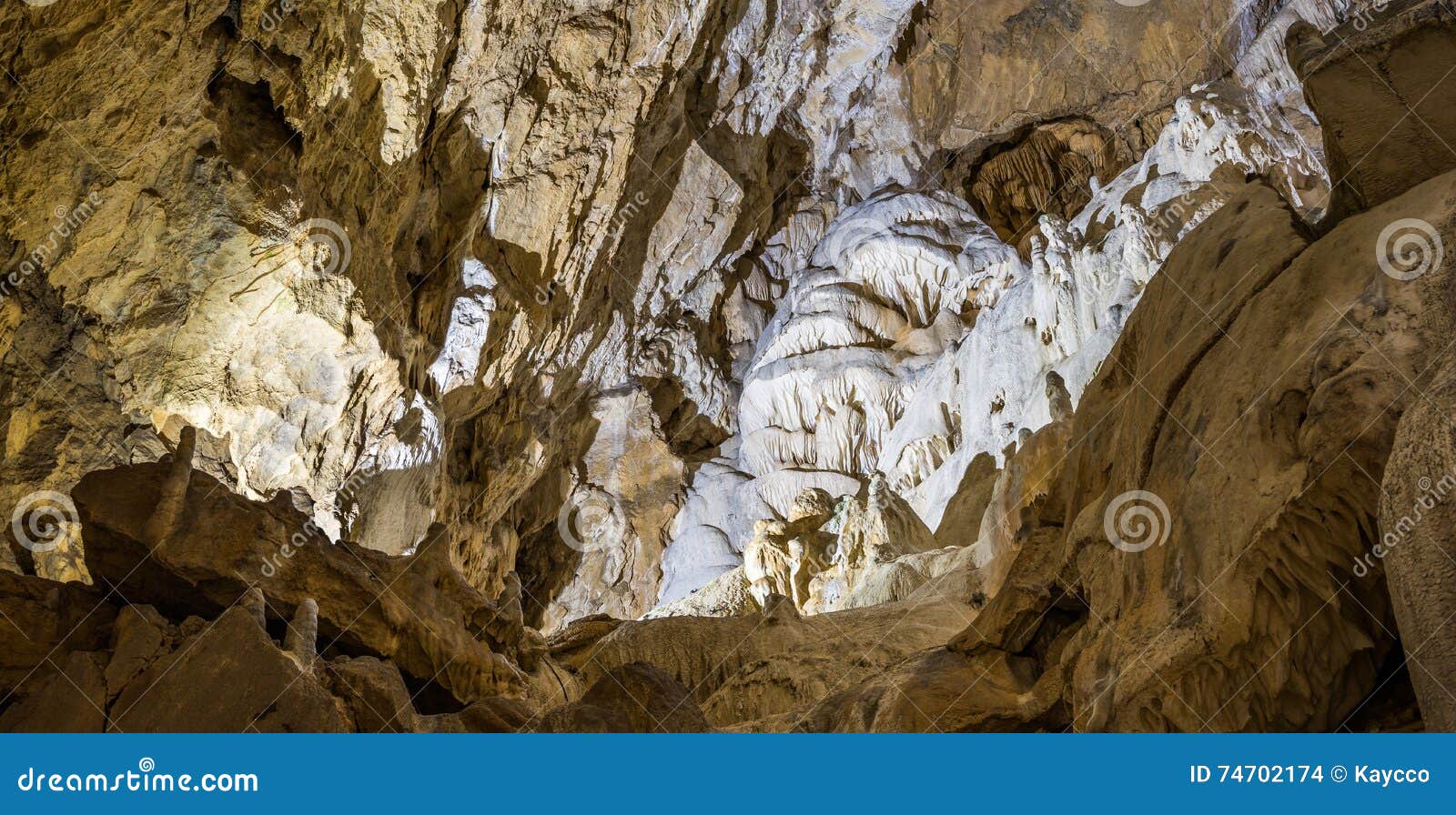 Binnen van een Hol stock foto. Image of niemand, schoonheid - 74702174