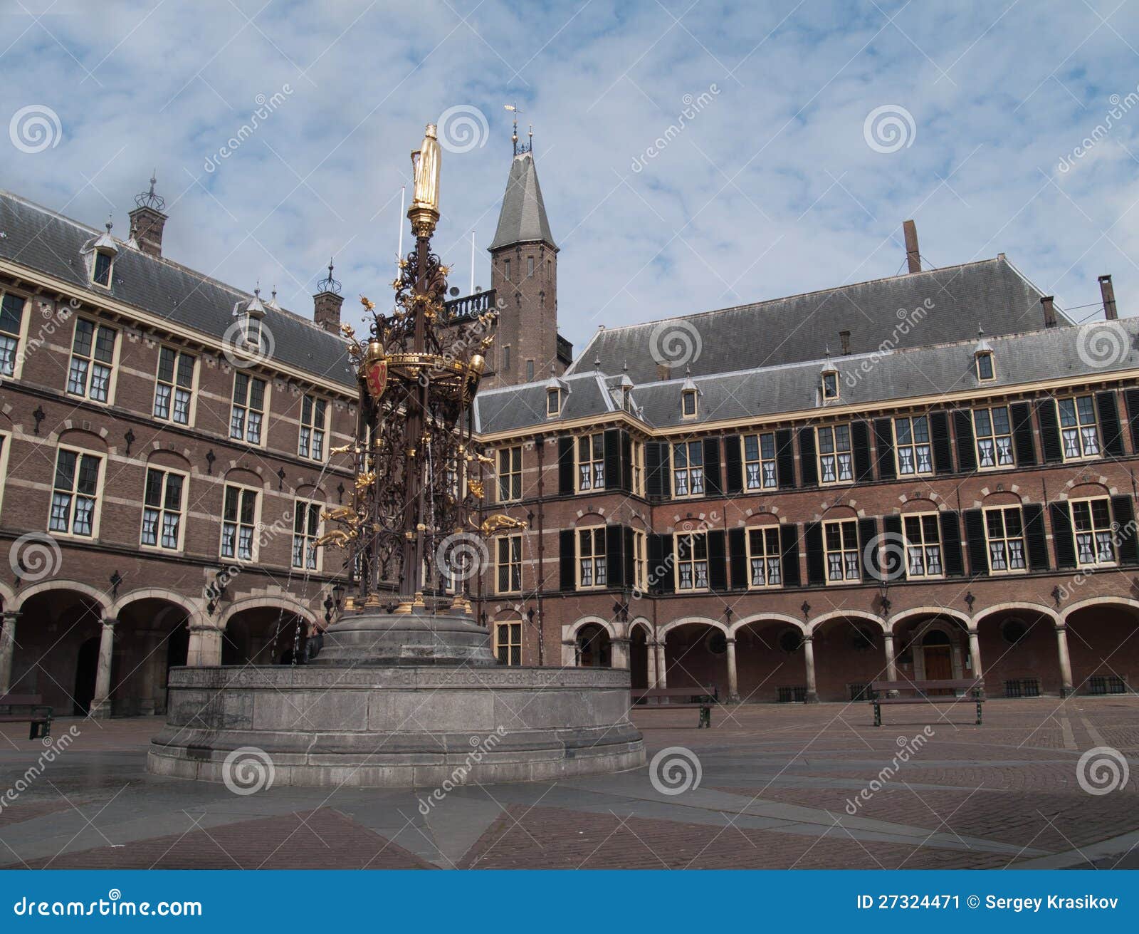 Binnenhof Haga, Holandia obraz stock. Obraz złożonej z klasyk - 27324471