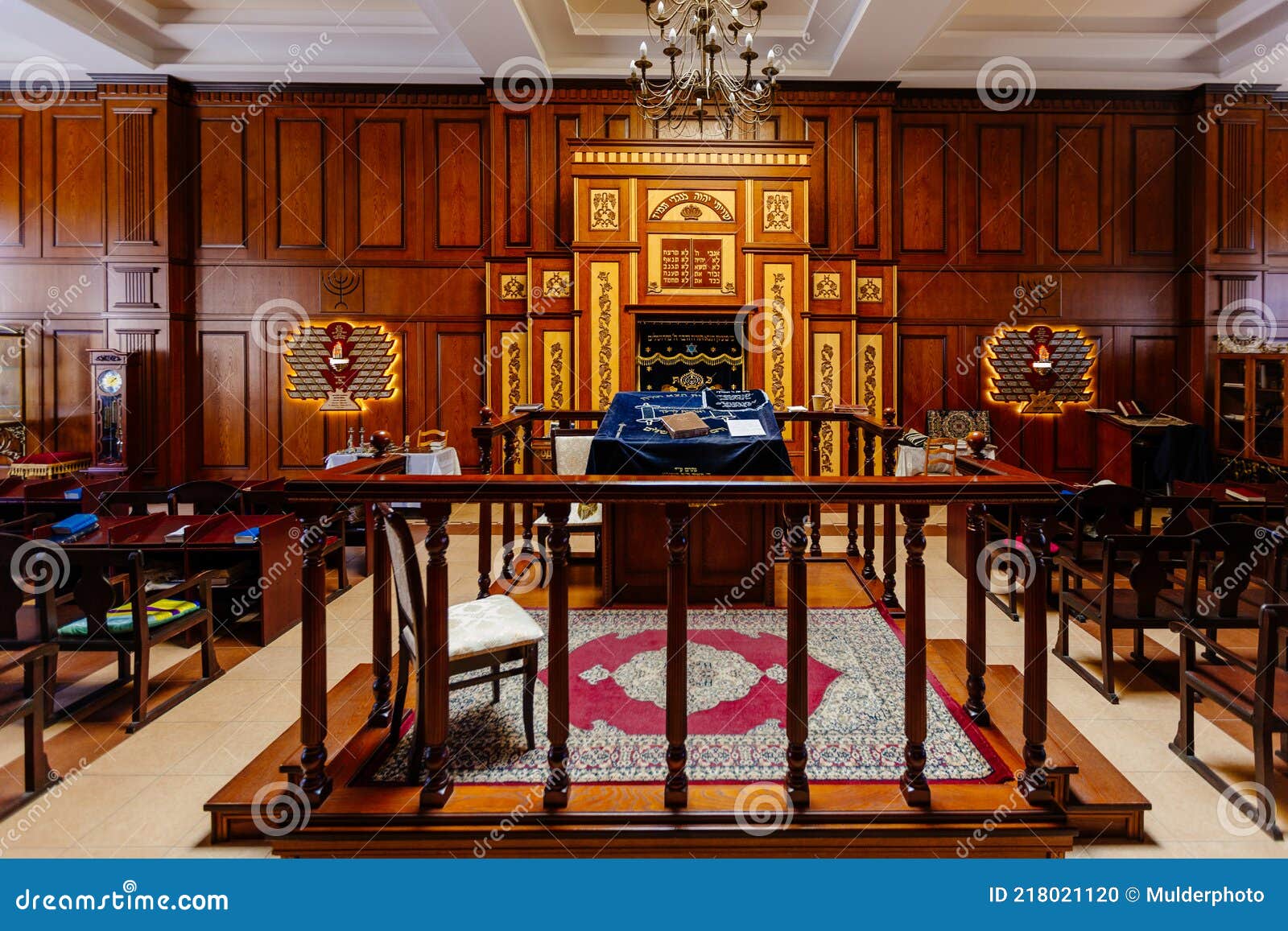 Binnenkant Van Synagogue Kelenumaz in Het Gebouw Stock Foto - Image of ...