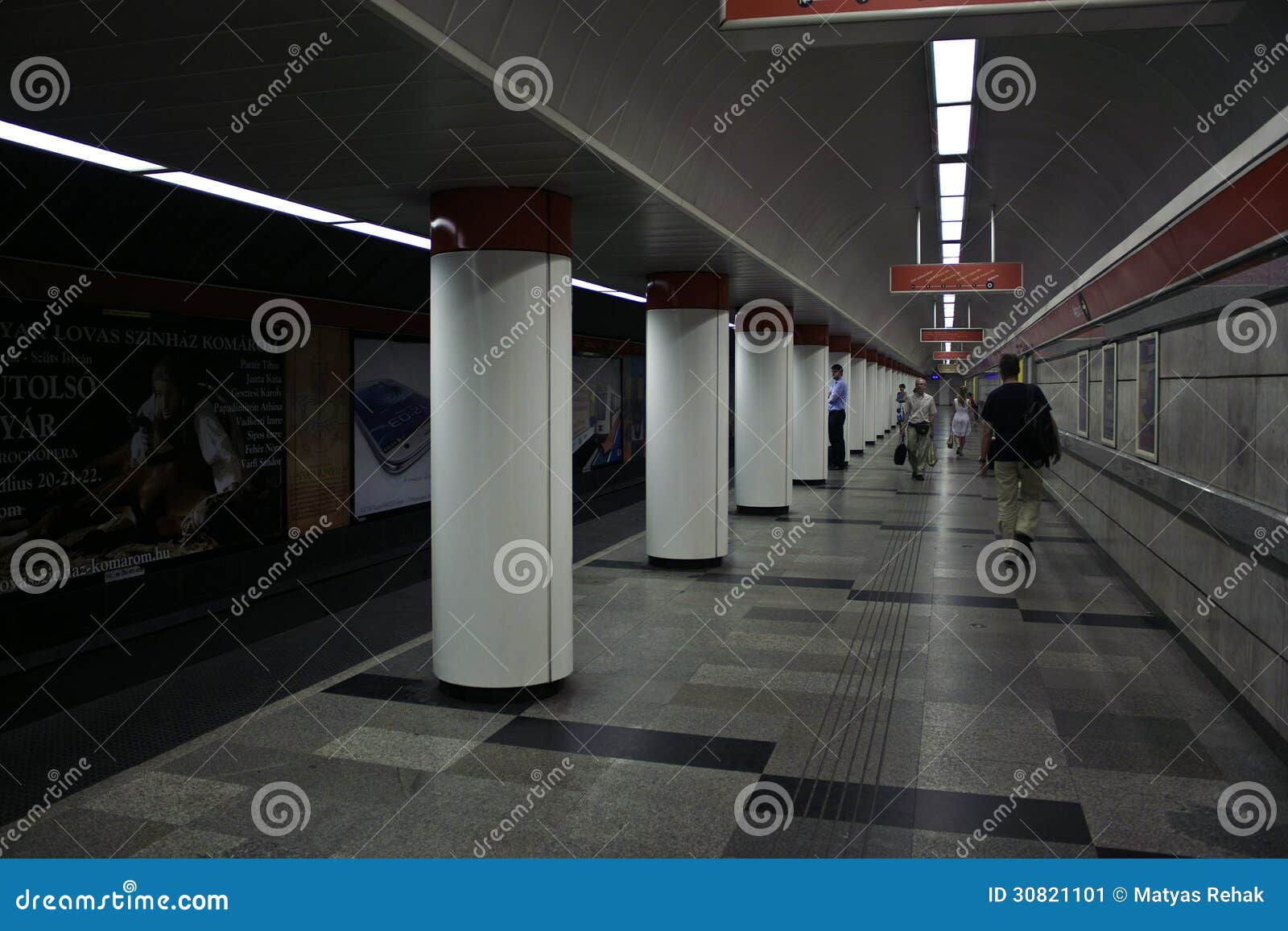 Binnenland van metro post redactionele foto. Image of futuristisch ...