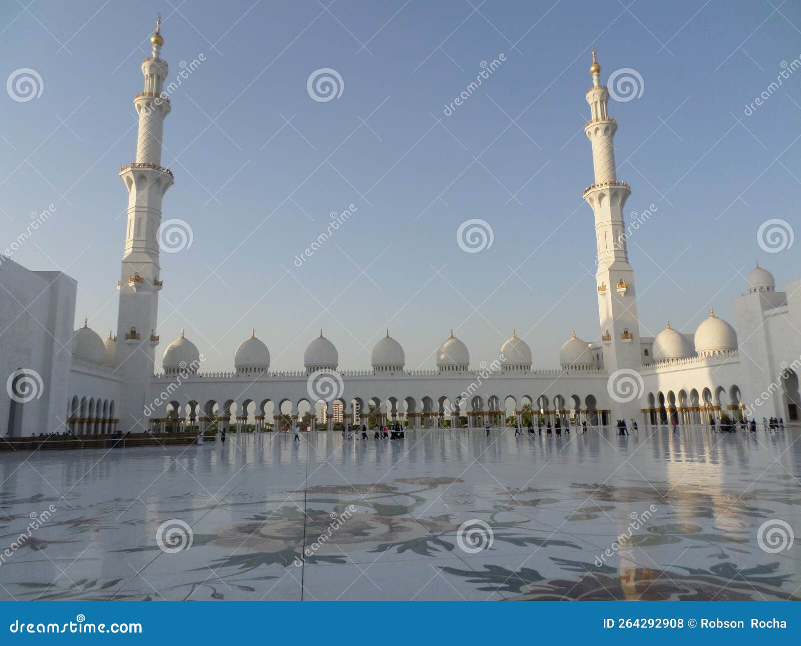 Binnenplaats Van De Grootste Moskee Ter Wereld. Stock Foto - Image of ...