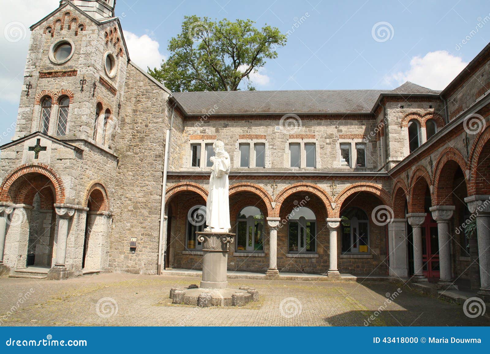 Binnenplaats Van Het Klooster Stock Foto - Image of europa, belgisch ...