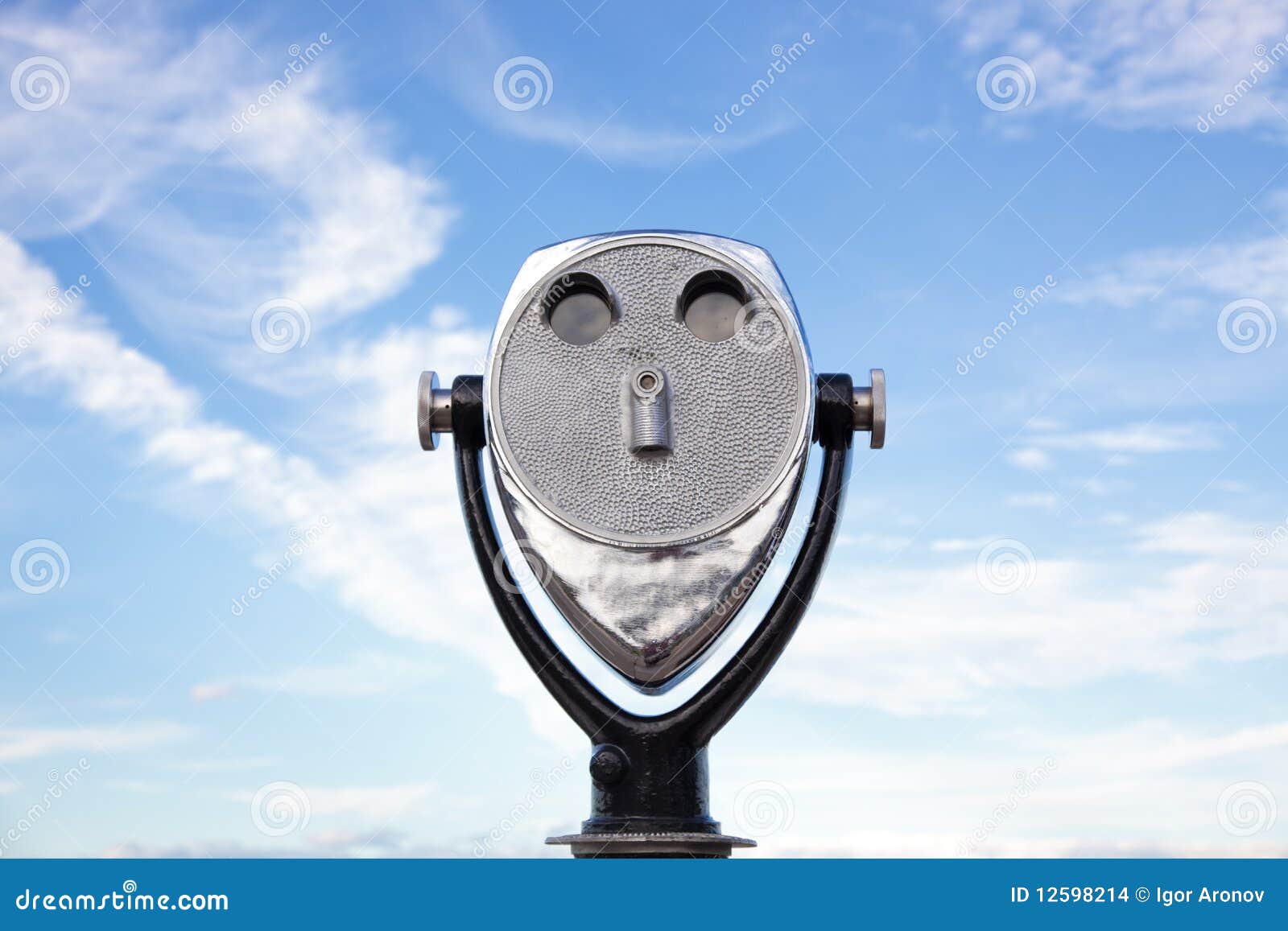 Binocular Viewer on the Beach Stock Photo - Image of scope, view: 12598214