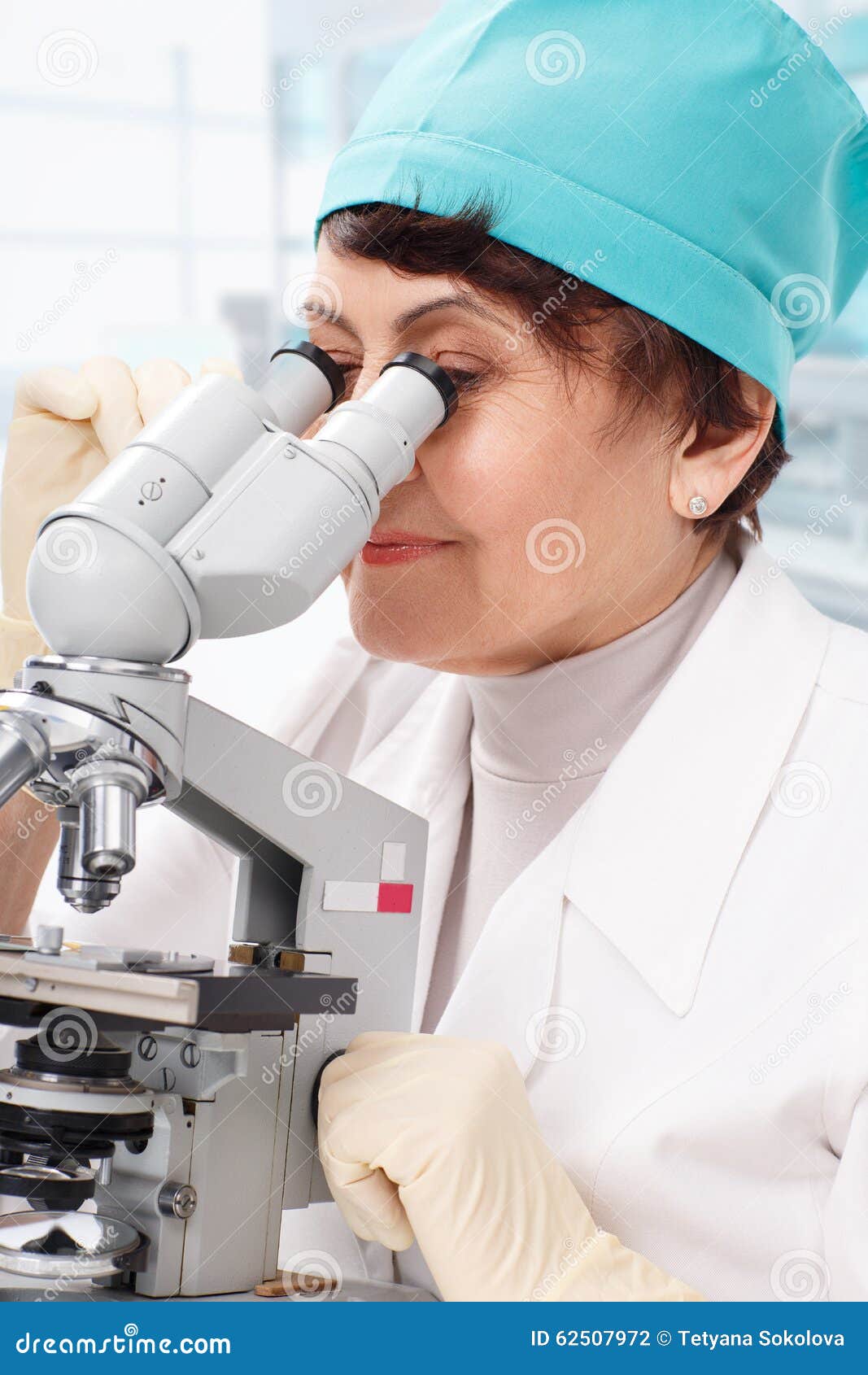 Bioloog op het werk stock foto. Image of apparatuur, laag - 62507972