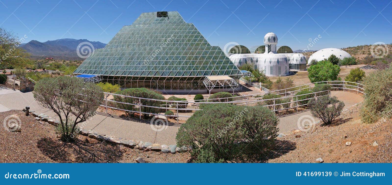 Biosfeer 2 - Panorama stock afbeelding. Image of gezicht - 41699139