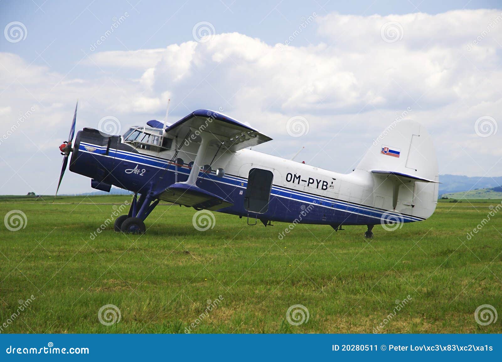 Biplane Antonov AN2 editorial photo. Image of antonov - 20280511