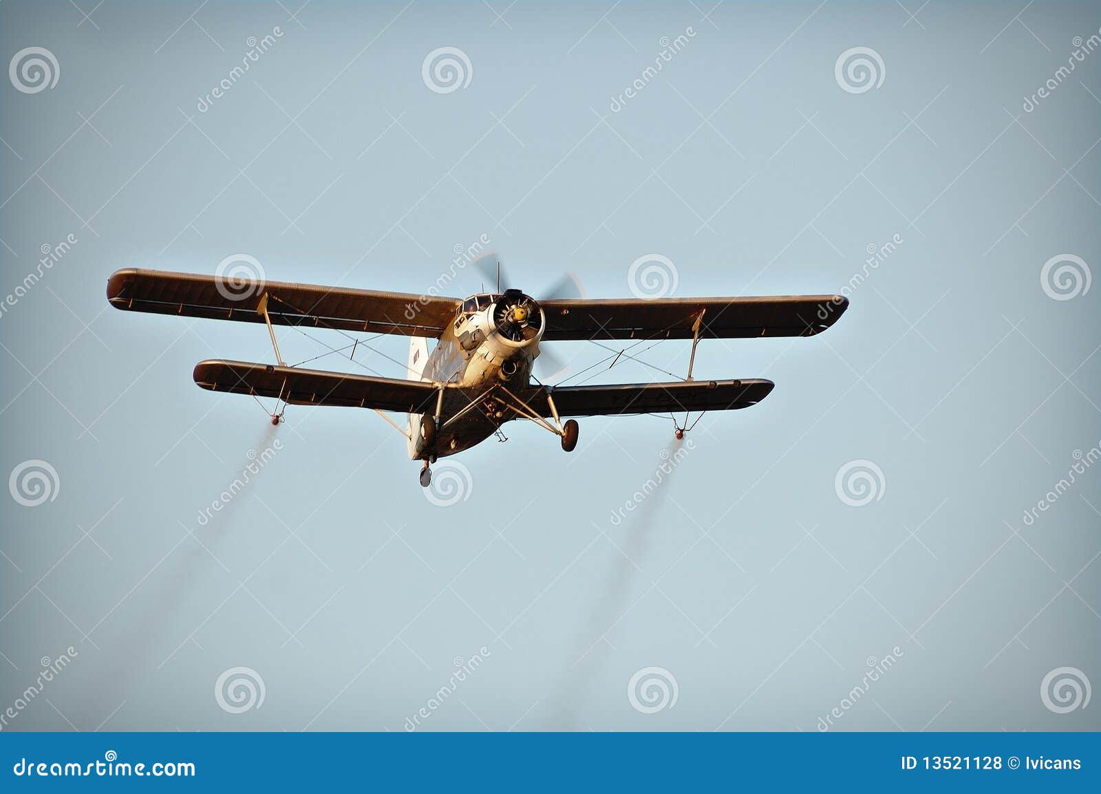 Biplano foto de archivo. Imagen de potencia, aire, amarillo - 13521128