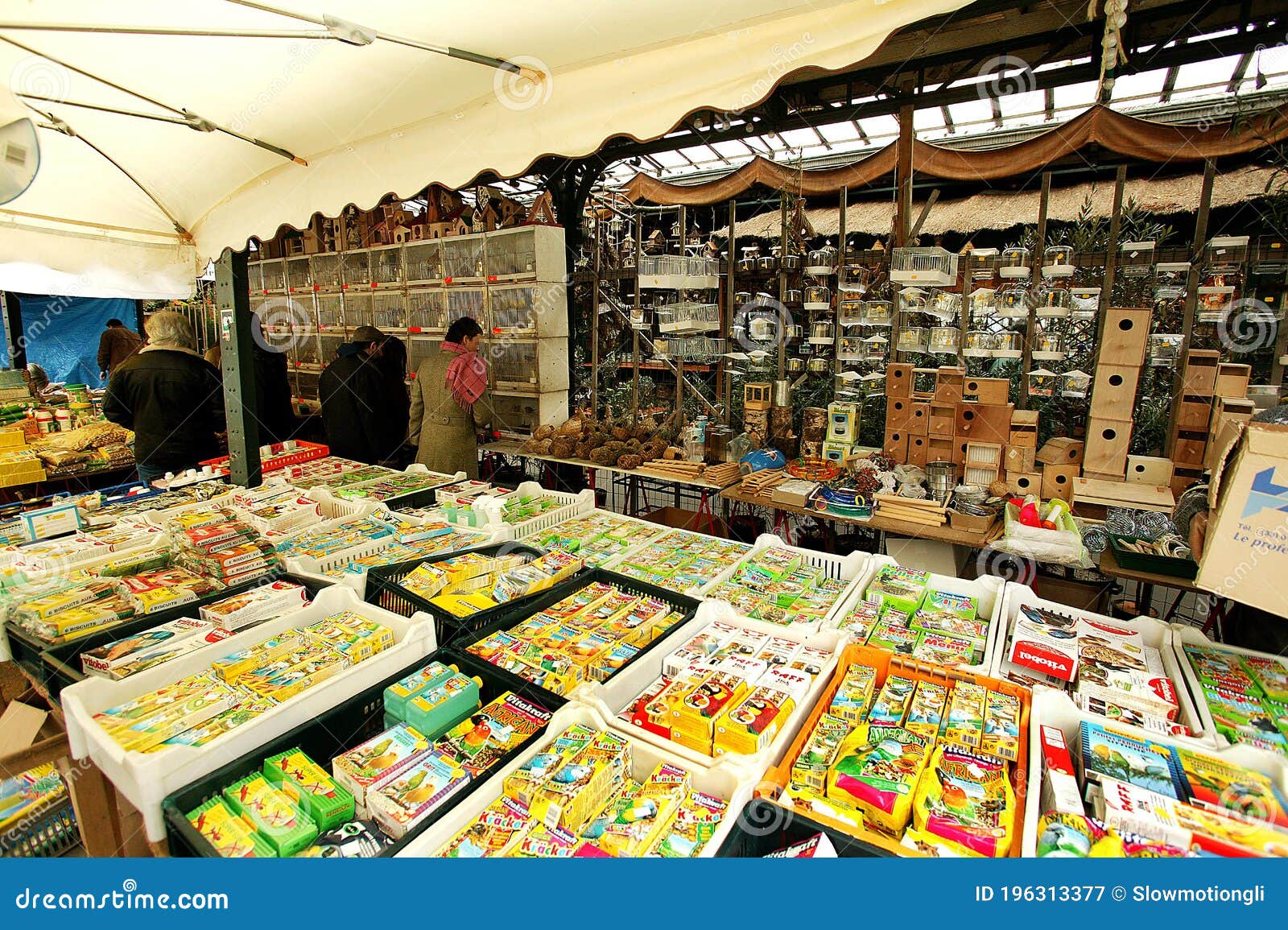 Bird Market on Ile De La Cite in Paris Editorial Photography - Image of ...