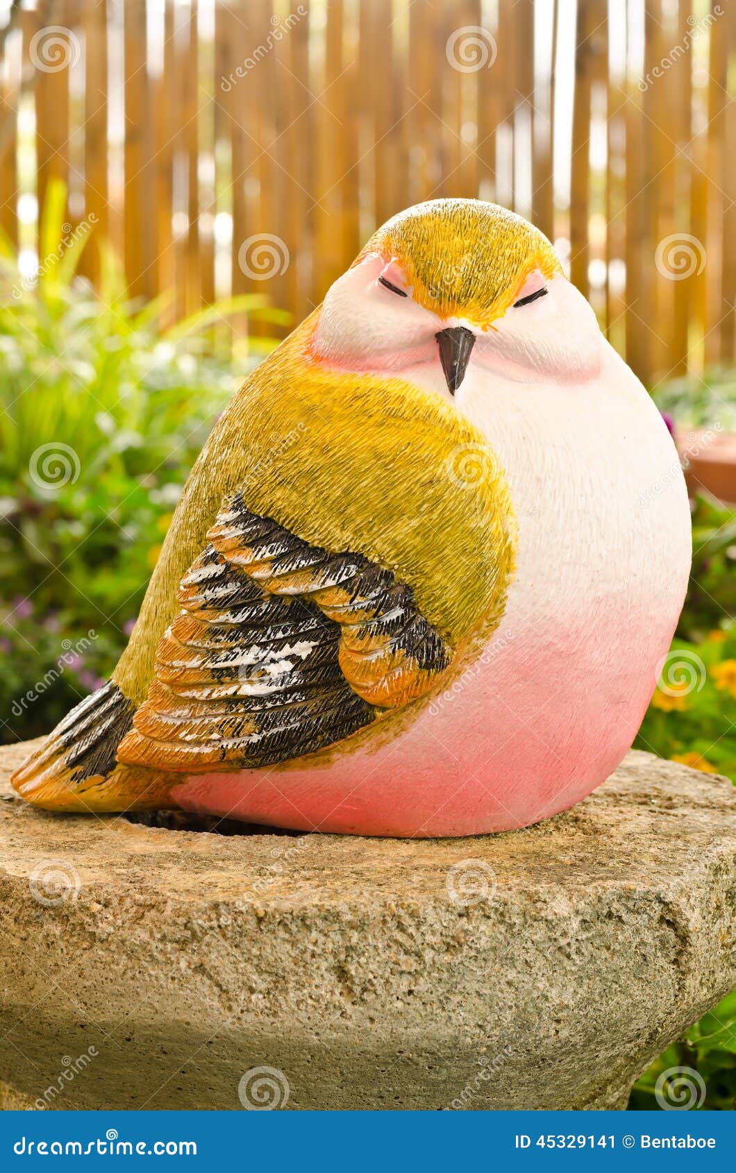 Bird statue in garden stock image. Image of model, home - 45329141