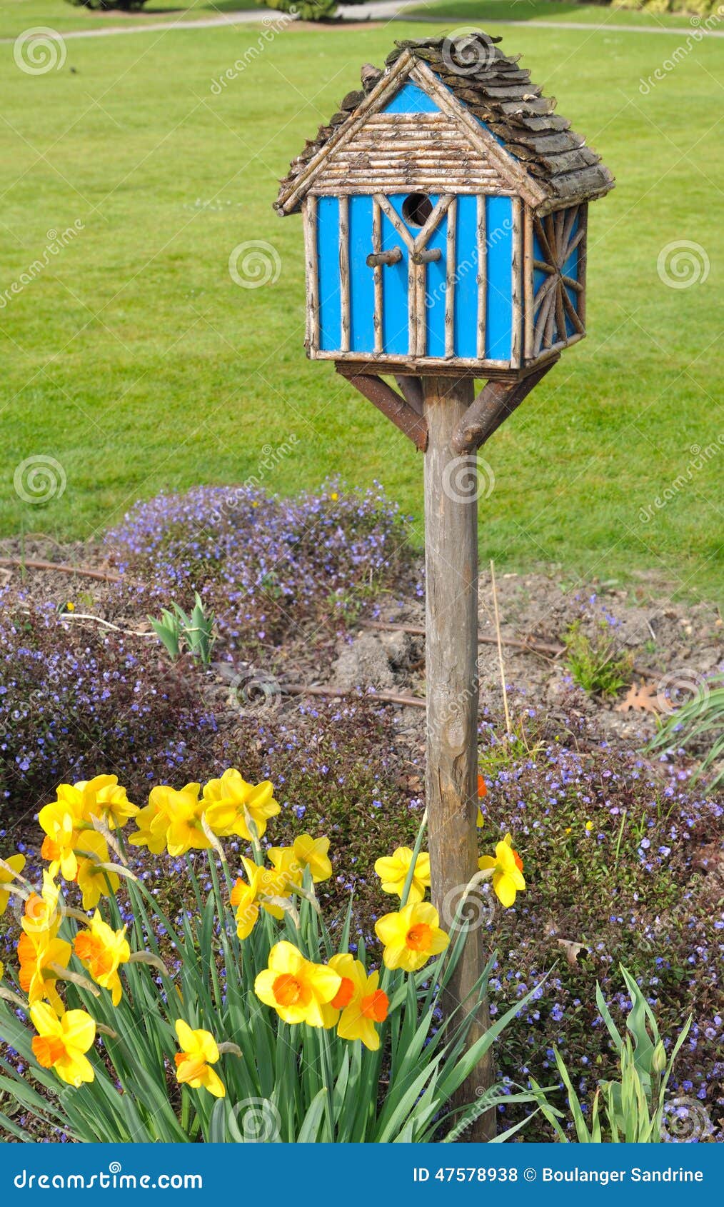 Birdhouse stock photo. Image of daffodils, refuge, ecology - 47578938