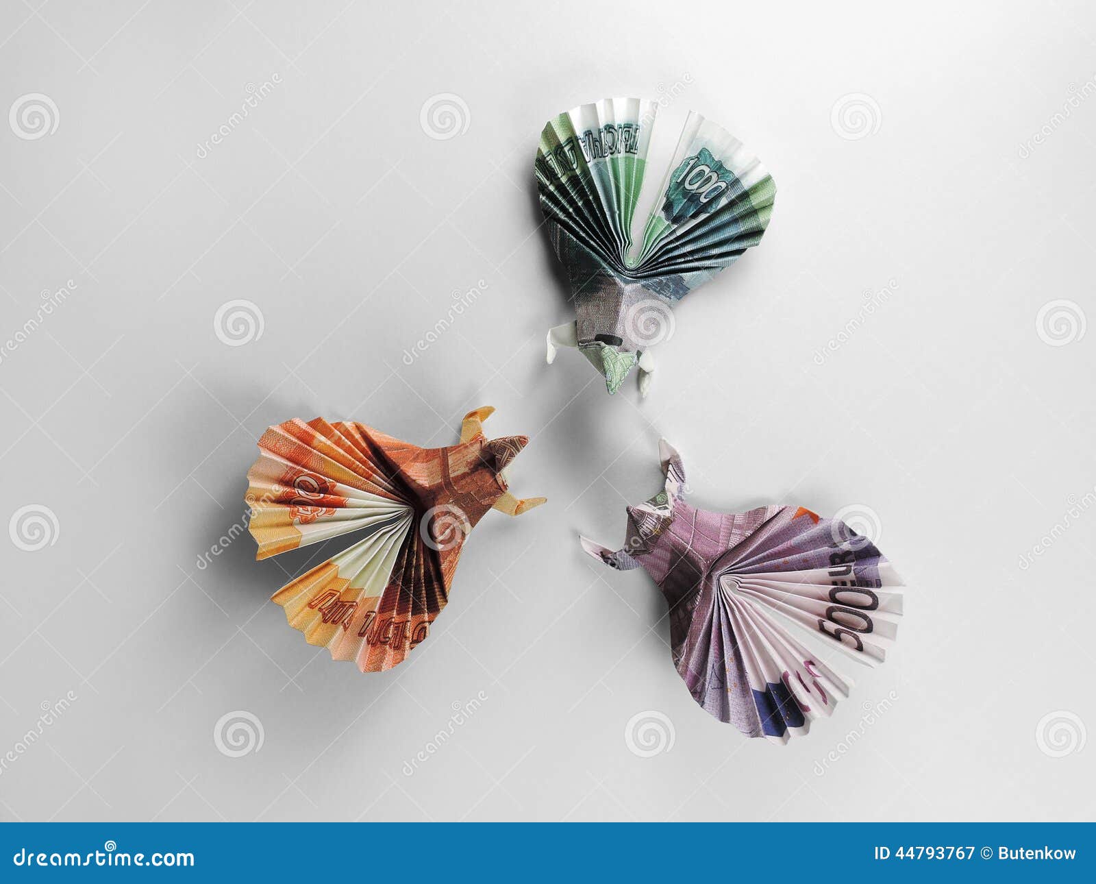 Birds origami banknotes stock image. Image of house, bend - 44793767