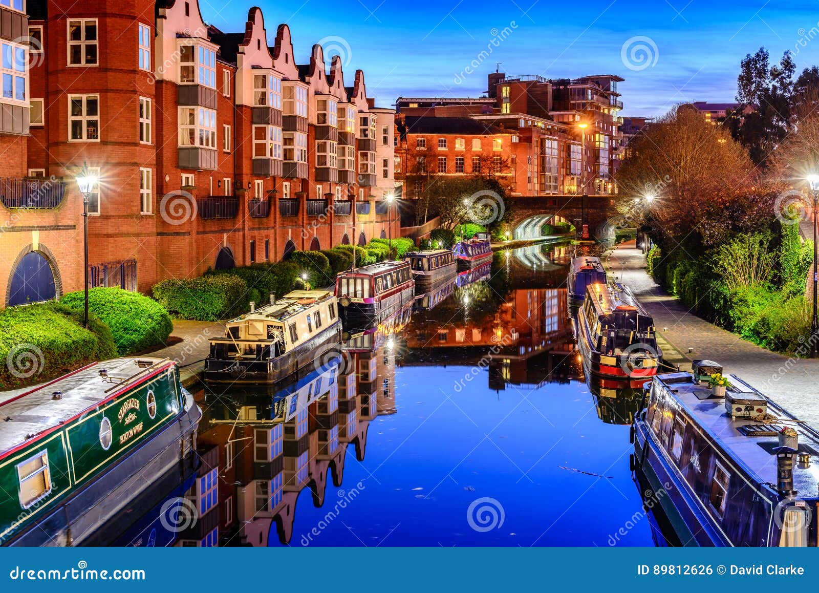 Birmingham Canal editorial photo. Image of reflection - 89812626