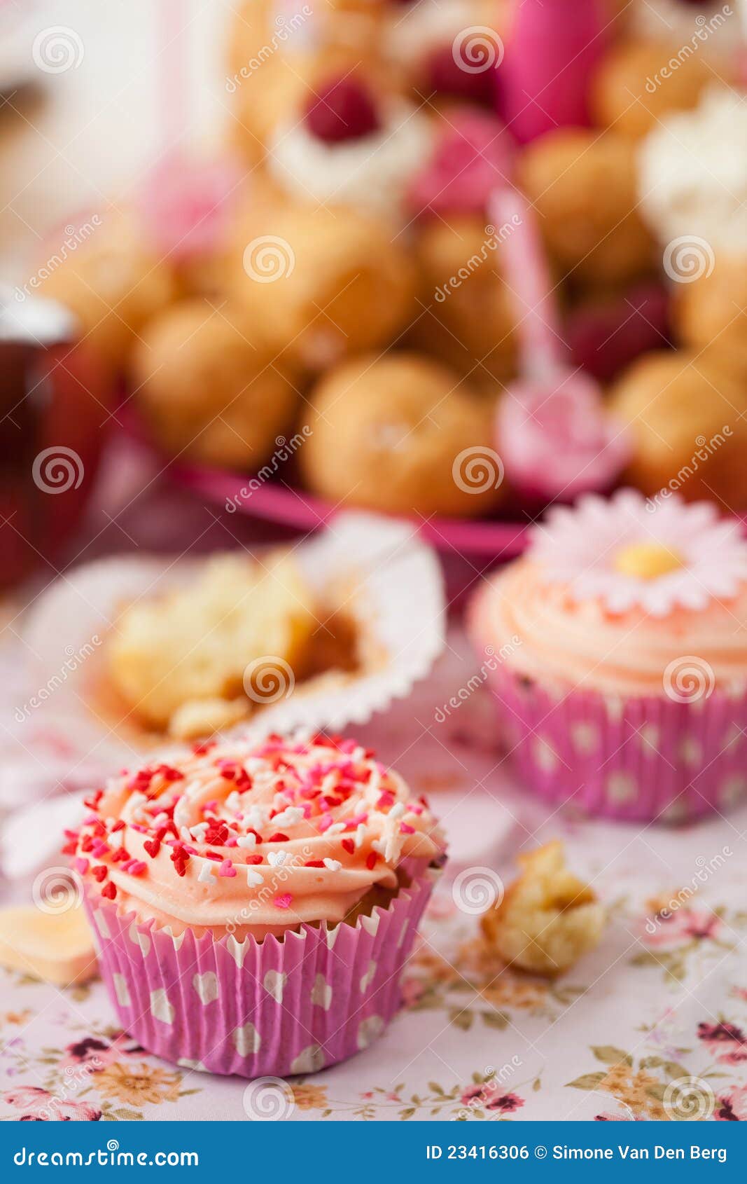 Birthday Cupcake with Sprinkles Stock Photo - Image of snack, delicious ...