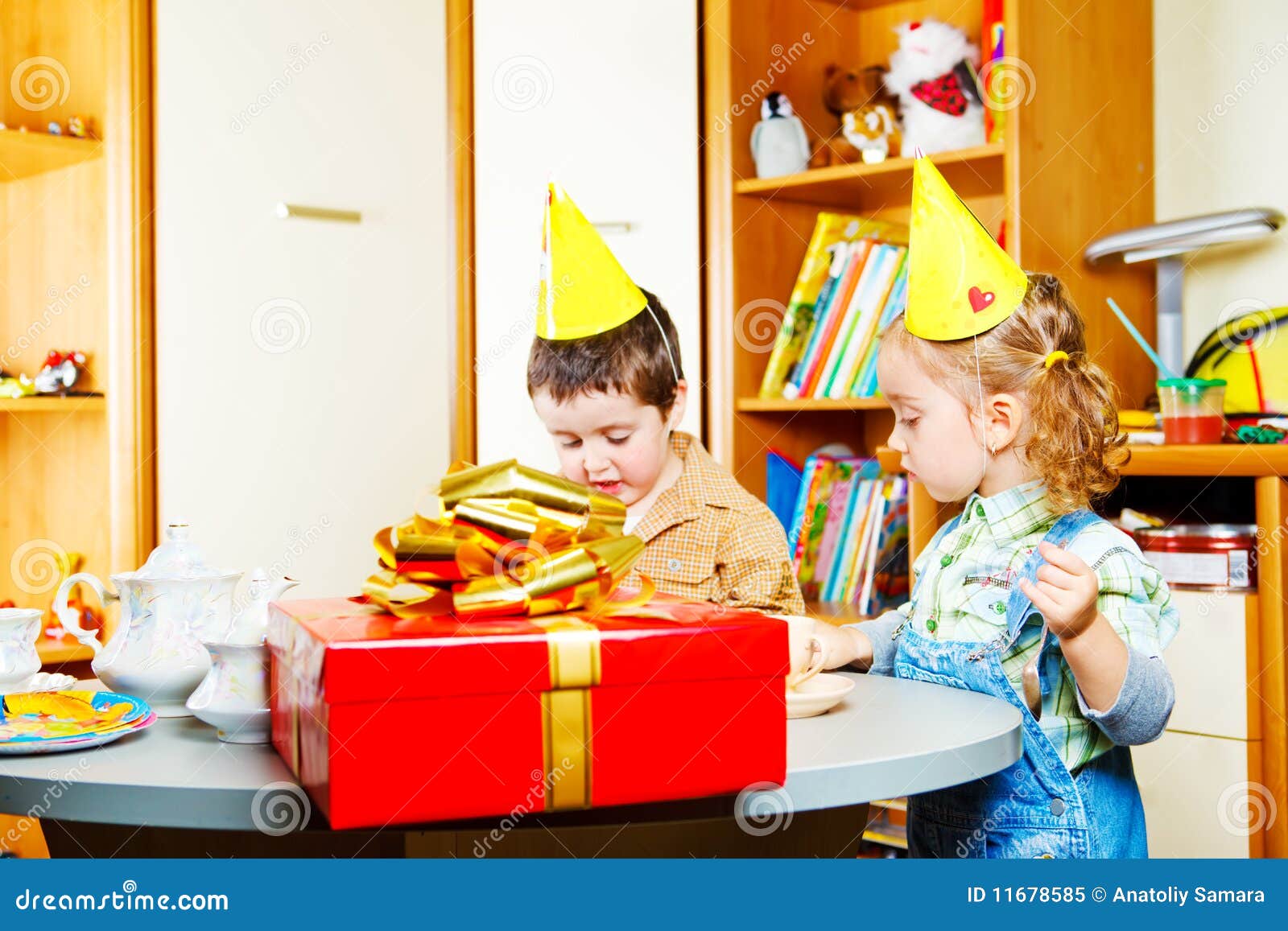 Birthday party stock image. Image of looking, home, cups - 11678585