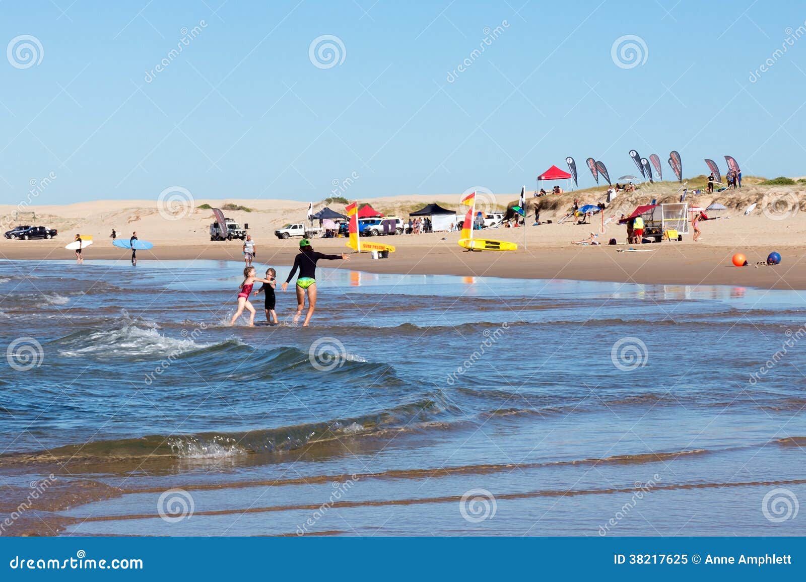 Birubi Beach editorial image. Image of sand, leisure - 38217625