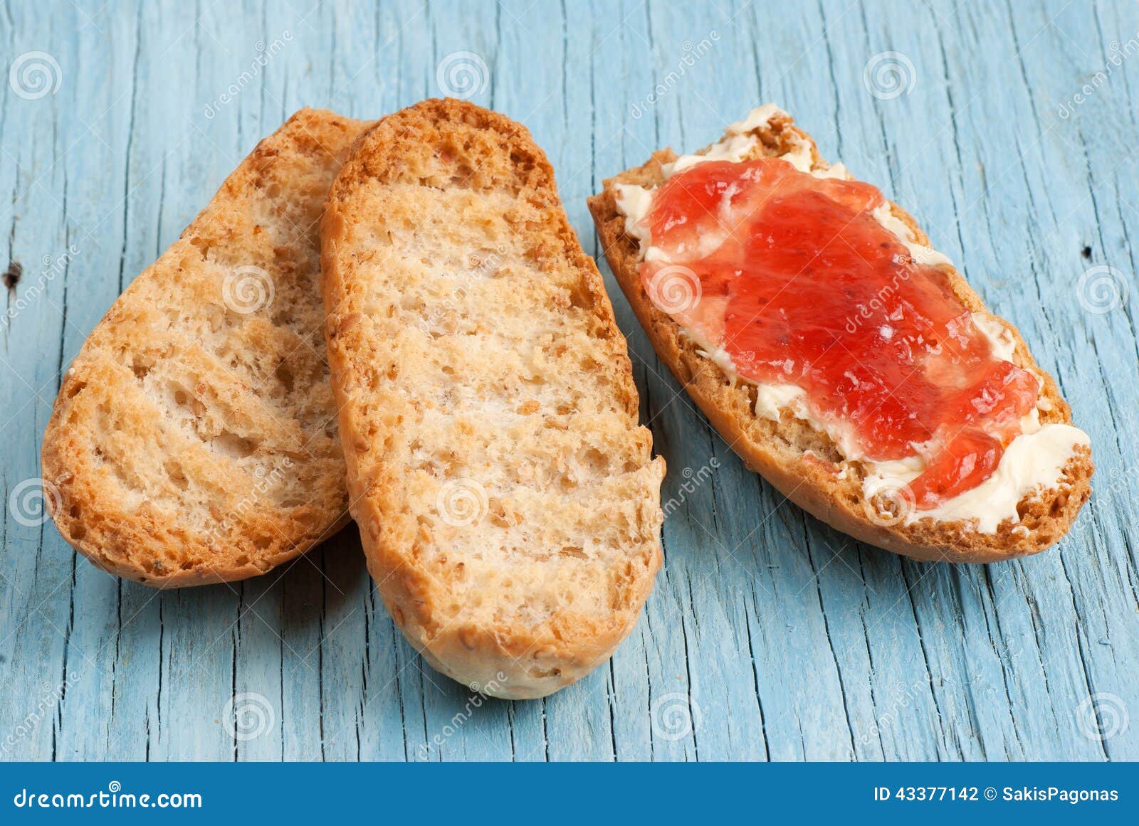 Biscotte Avec Du Beurre Et La Confiture Photo stock - Image du ...