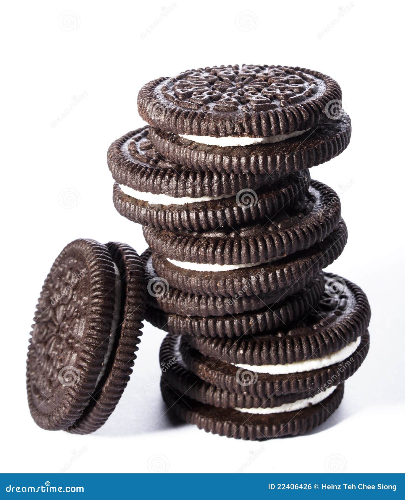 Biscotti di Oreo fotografia stock. Immagine di isolato - 22406426